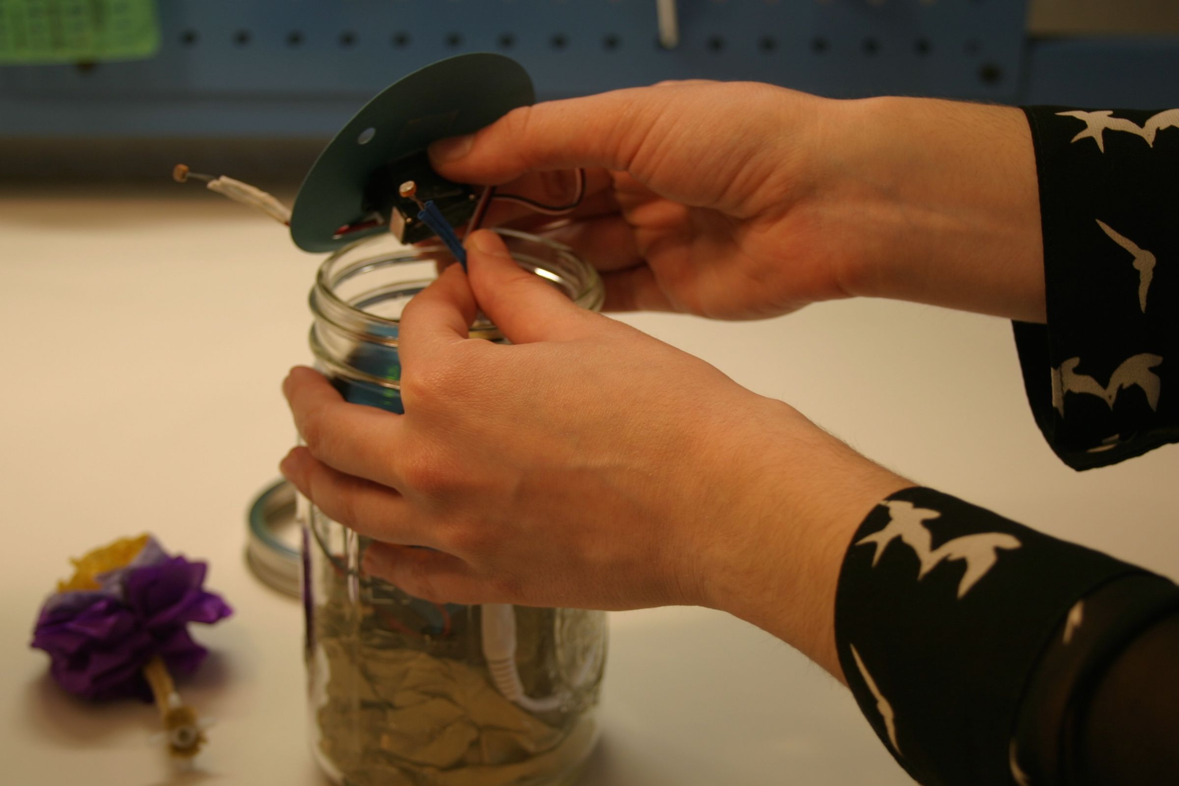 Create an Arduino Controlled Light-Following Flower Bot : 10 Steps ...