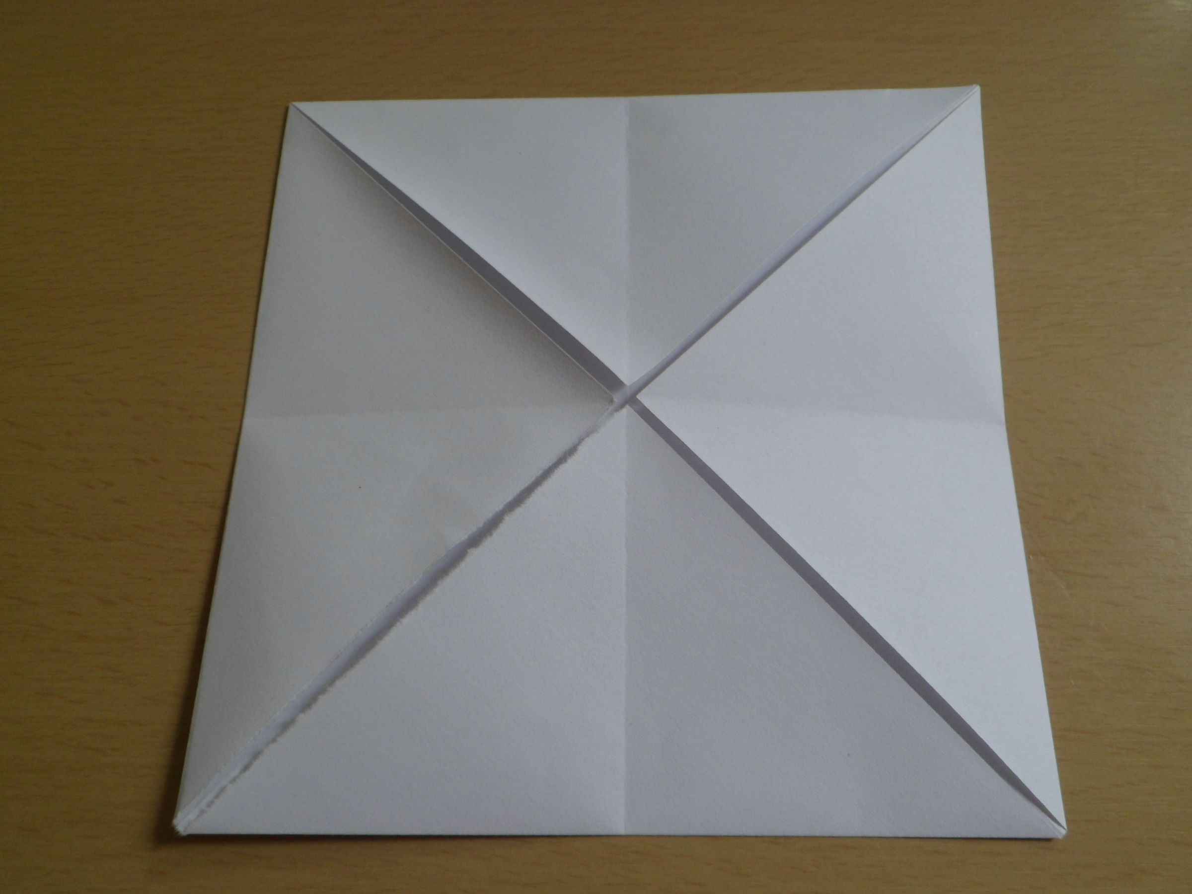 Origami Robo : 8 Steps - Instructables