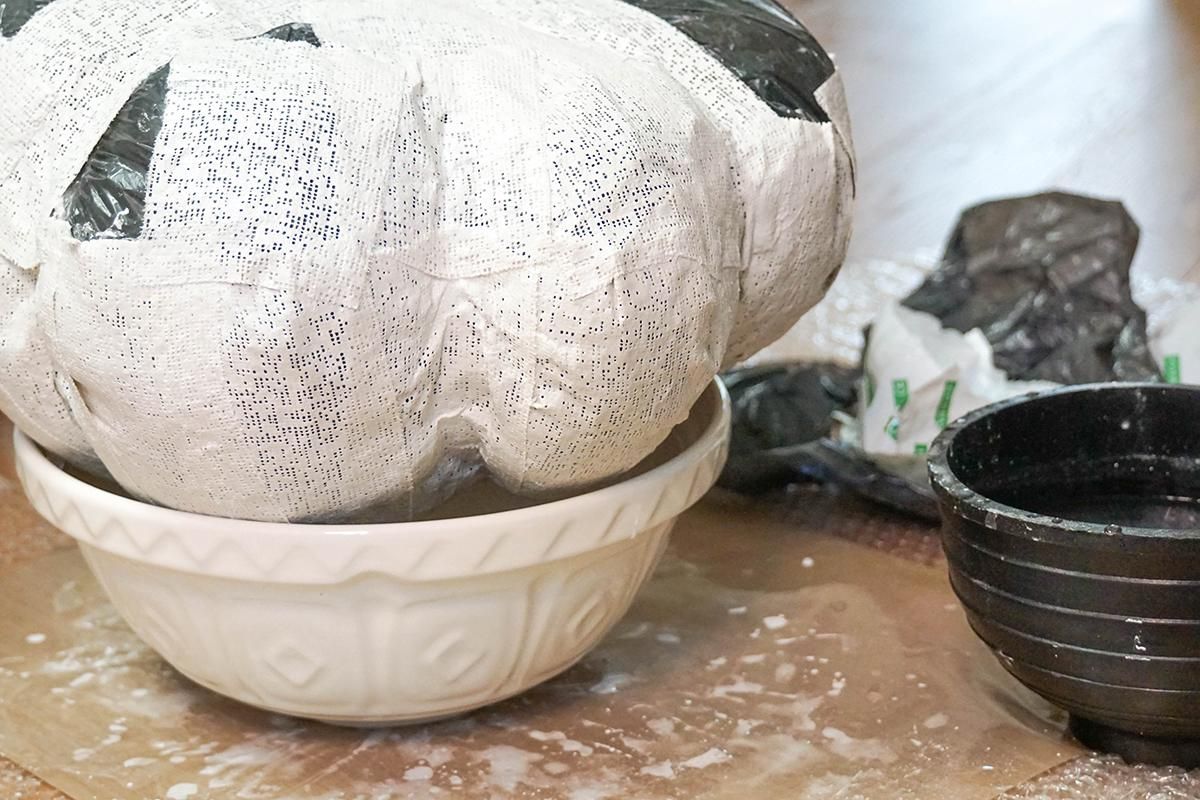 DIY Mod-Roc PUMPKIN ! | How to Make a Large Halloween Prop : 8 Steps ...