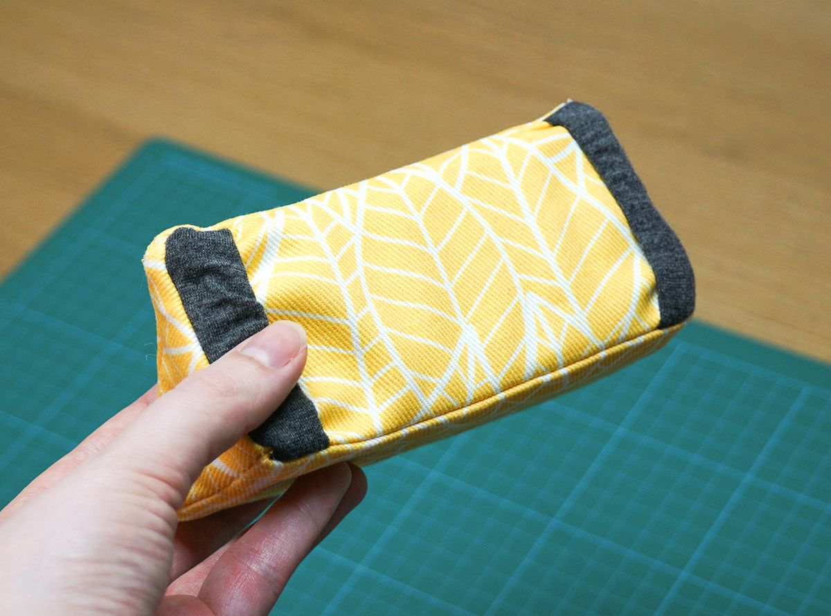 DIY Phone Holder | How to Sew a Triangular Stand for Your Mobile : 11 ...