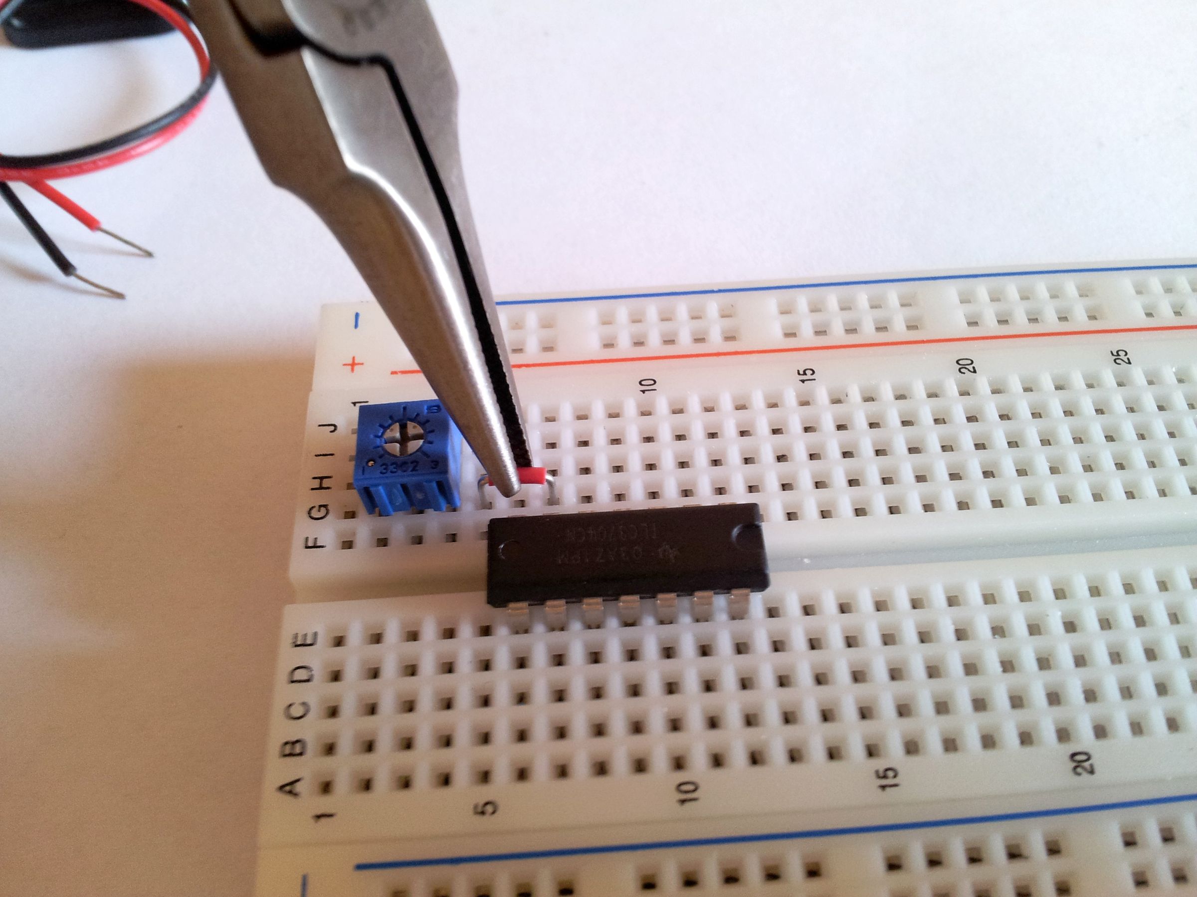 Simple Light Detector With Sensitivity Control : 7 Steps (with Pictures ...