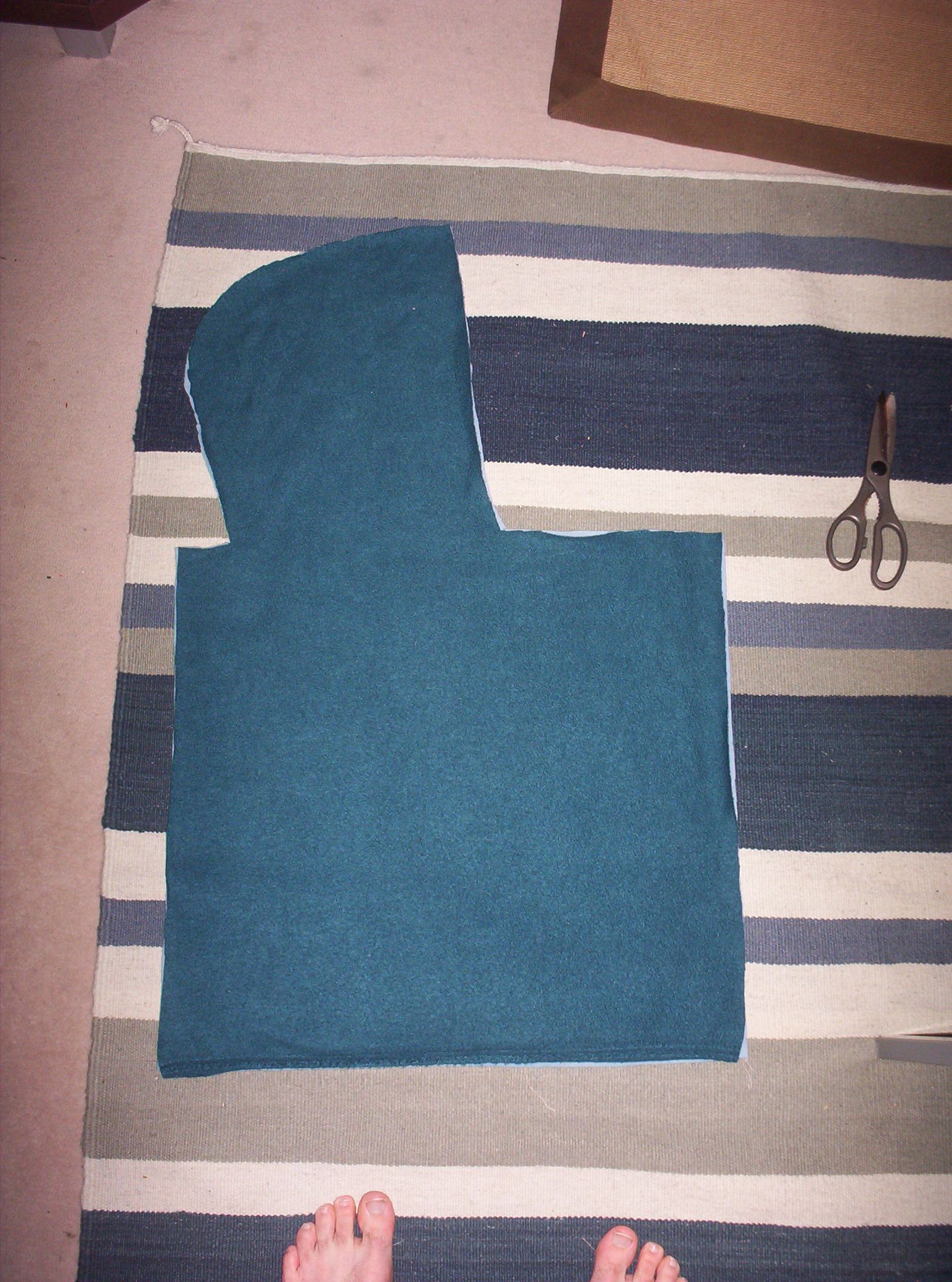 Blanket With Built-In Hood : 8 Steps - Instructables