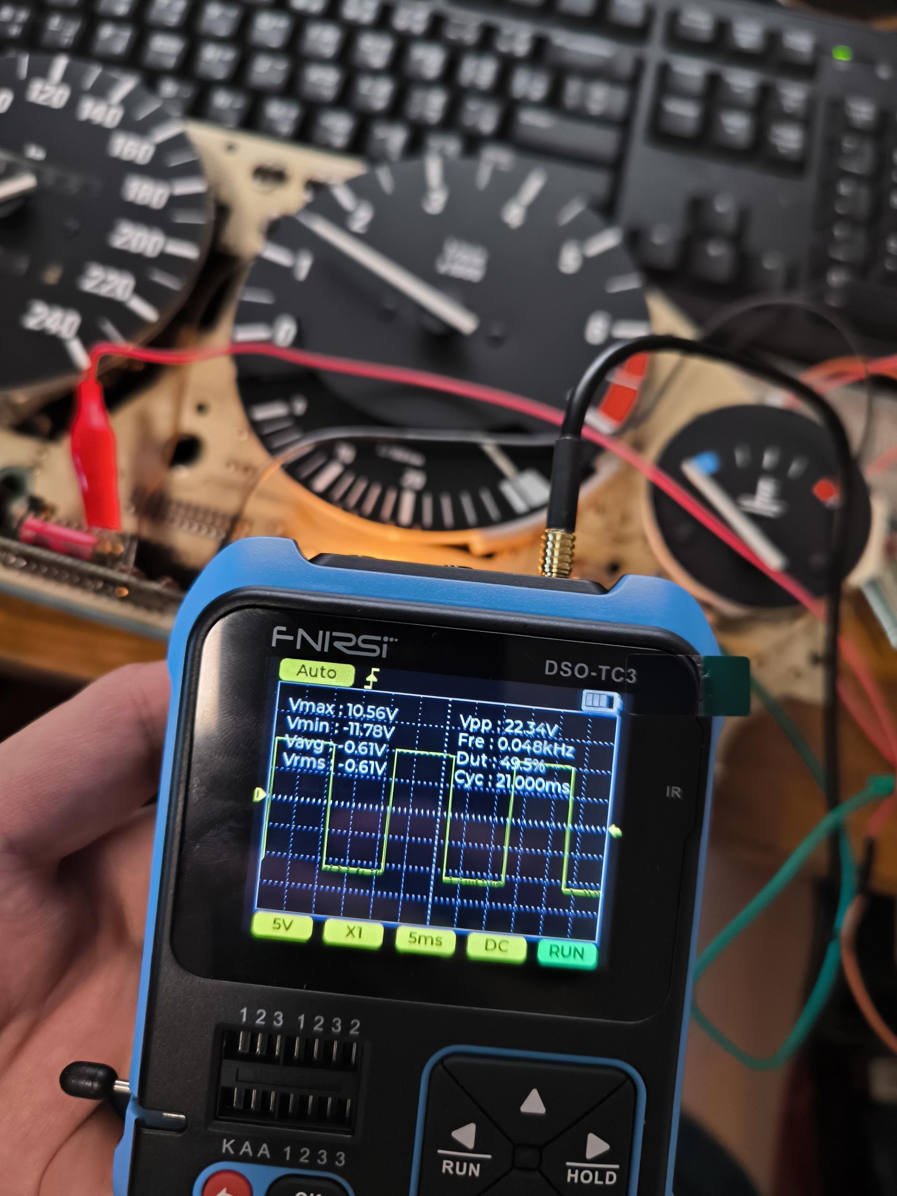 Bench Testing BMW E30's Tachometer : 3 Steps - Instructables