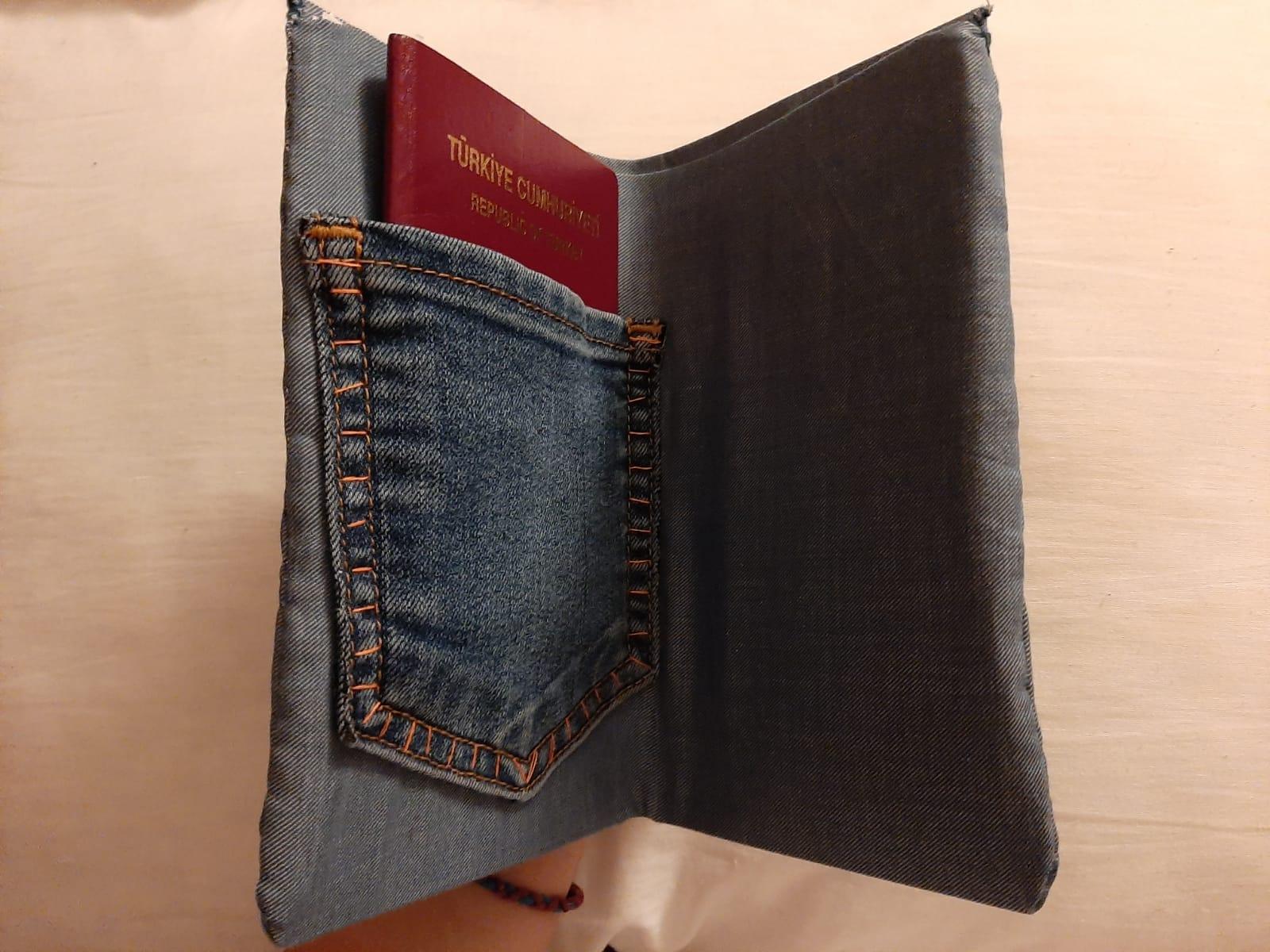 Travel Wallet: Easy and Practical : 5 Steps - Instructables