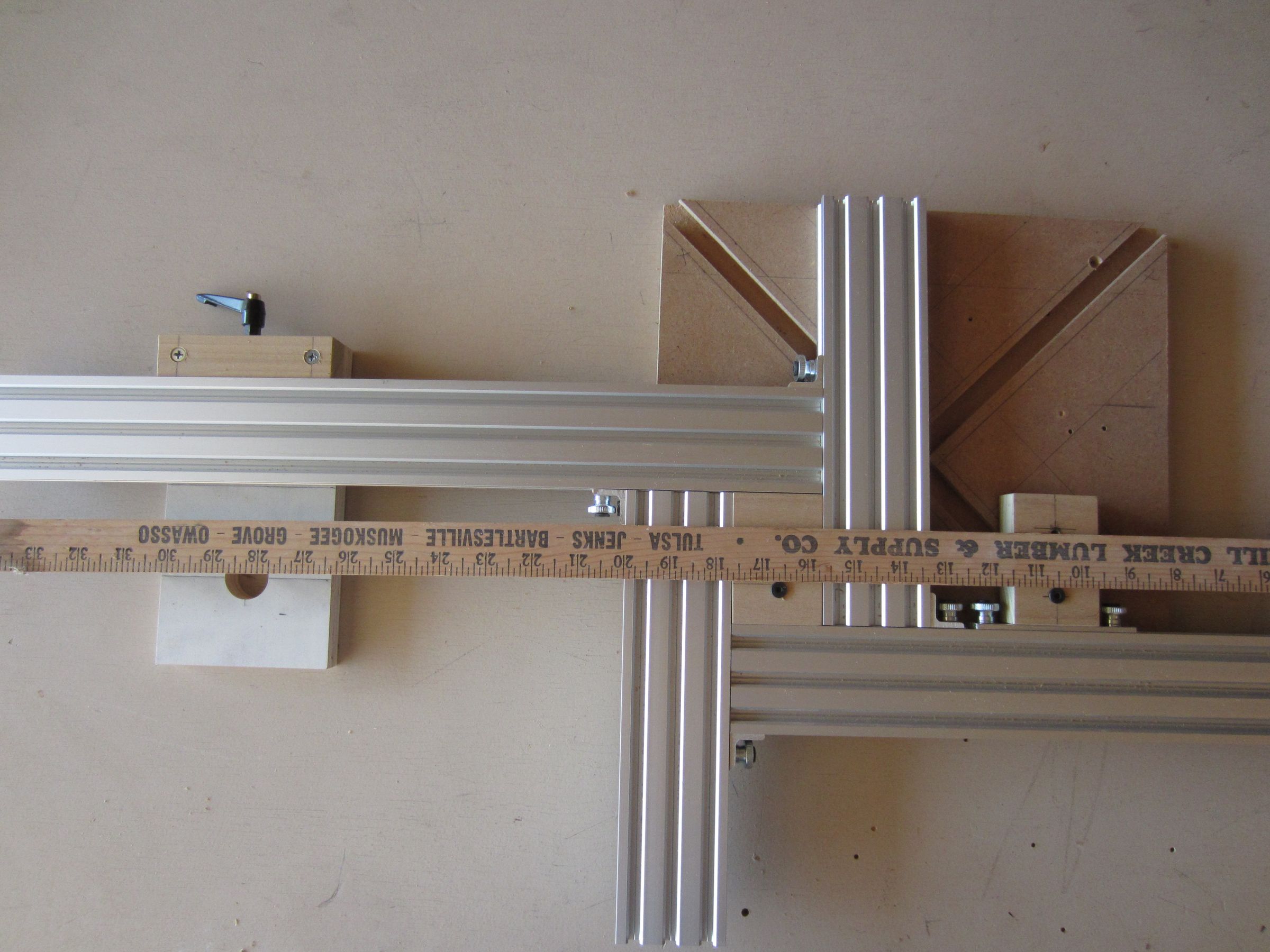 Adjustable Router Guide Template : 11 Steps (with Pictures) - Instructables