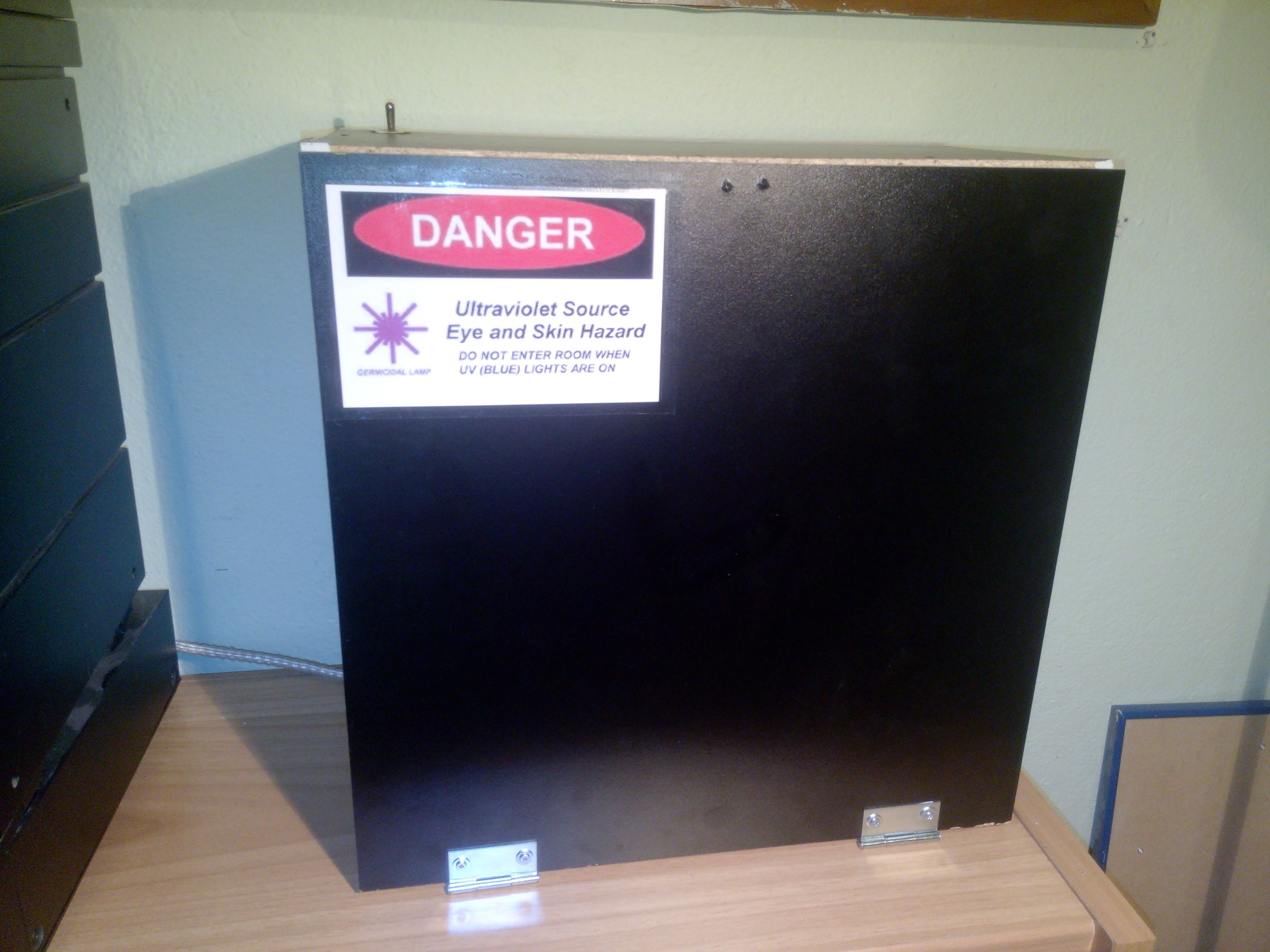 UV Exposure Box (D.I.Y.) : 4 Steps - Instructables