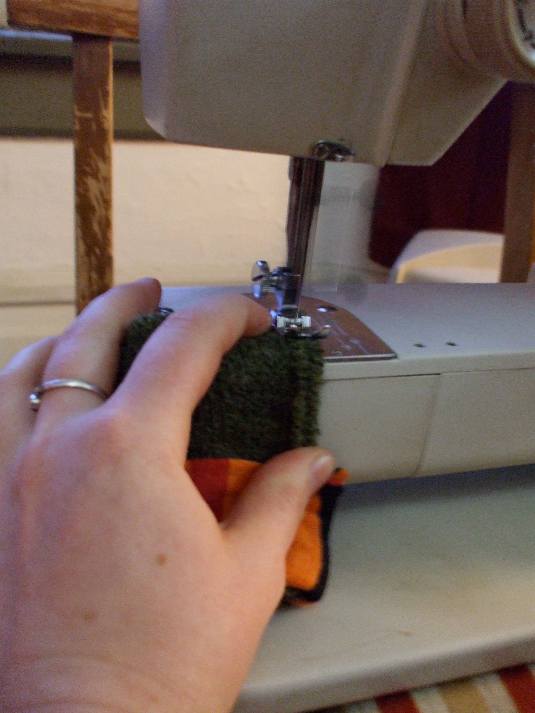 How to Make an IPod Hat : 11 Steps (with Pictures) - Instructables