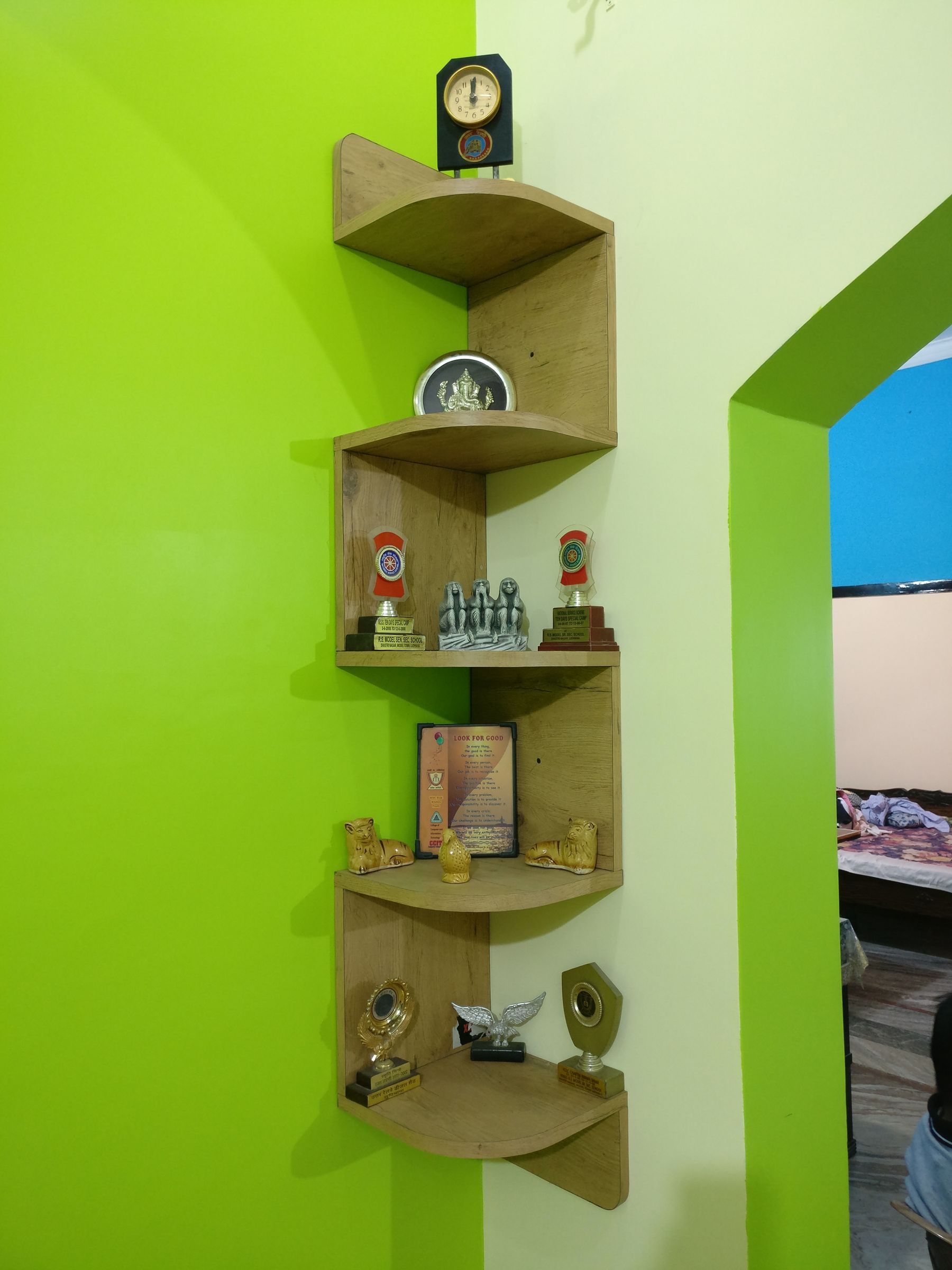 DIY Corner Shelves : 8 Steps (with Pictures) - Instructables
