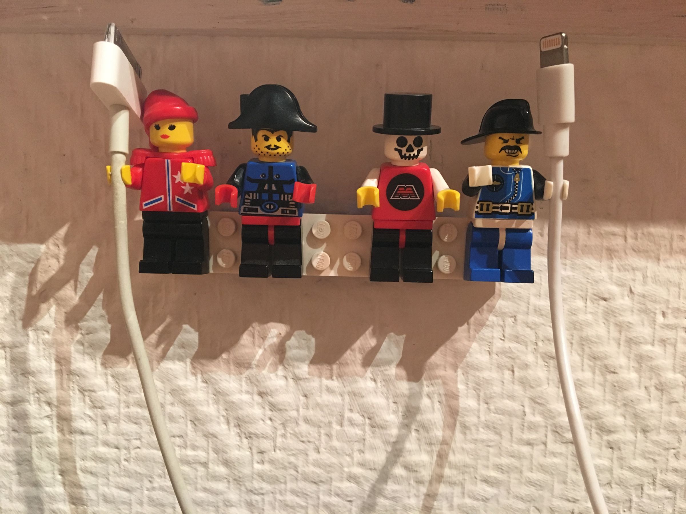 LEGO Cableholder : 3 Steps (with Pictures) - Instructables