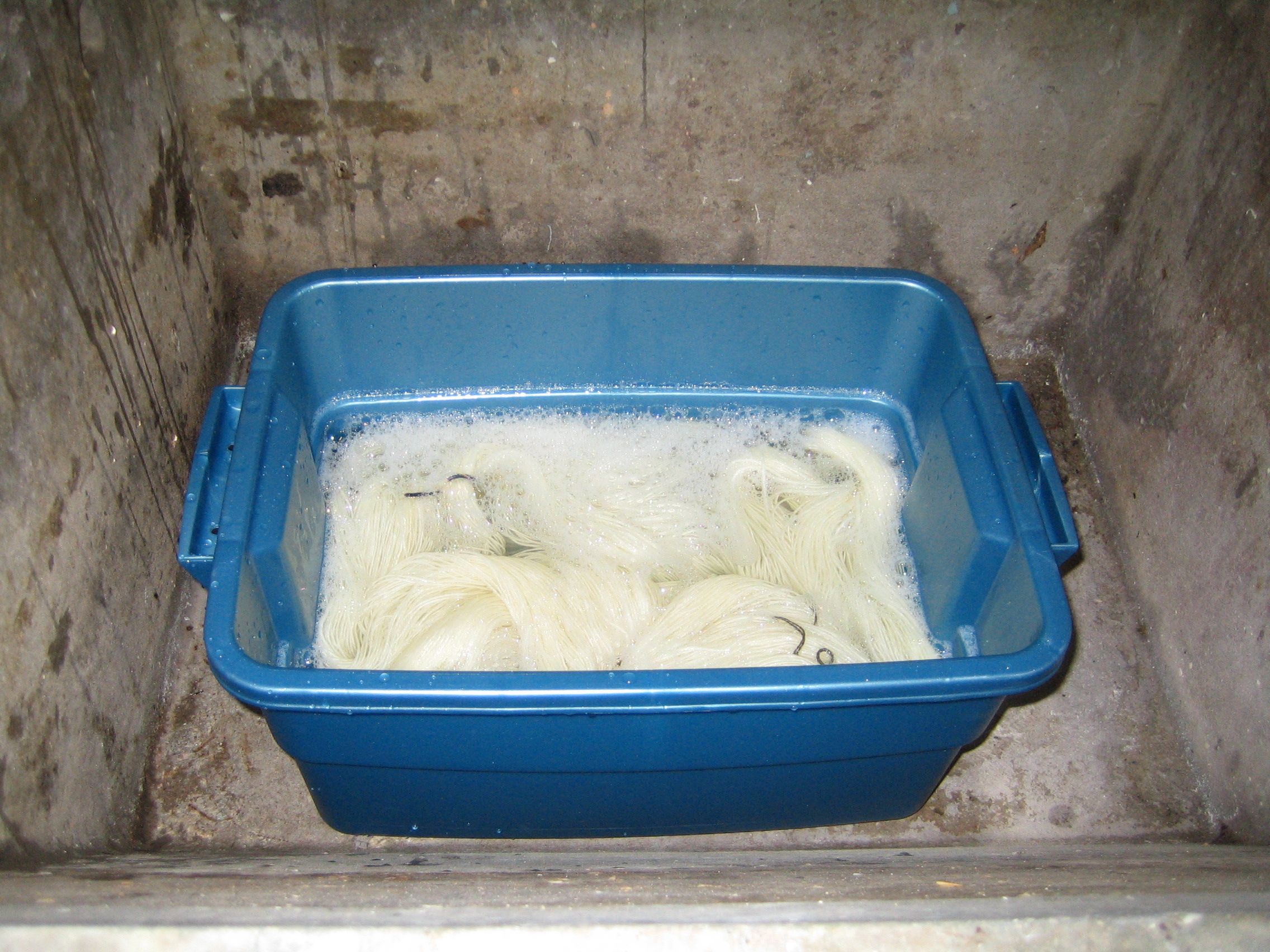 How to Dye Yarn: Handpainting : 11 Steps (with Pictures) - Instructables