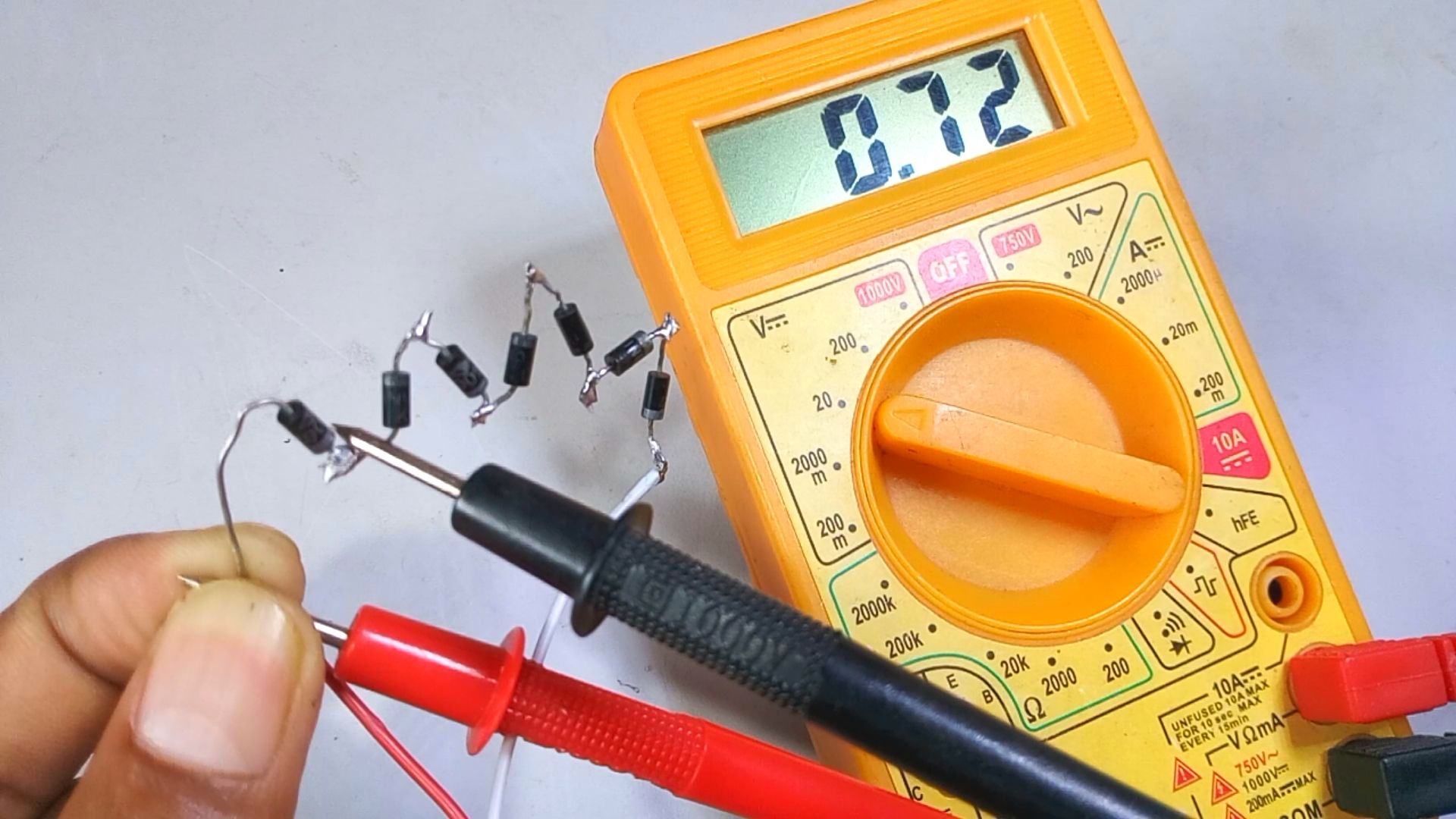 Adjustable Power Supply Using Diodes : 5 Steps - Instructables