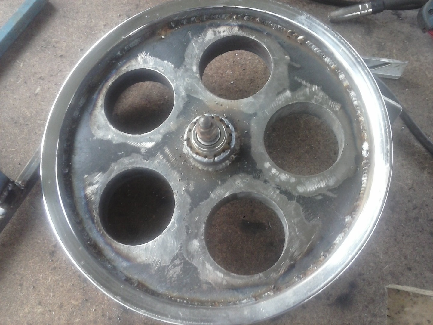 Making Wide Bike Wheel Hubs and Joining Them to Car Rims. PART 2! : 6 ...