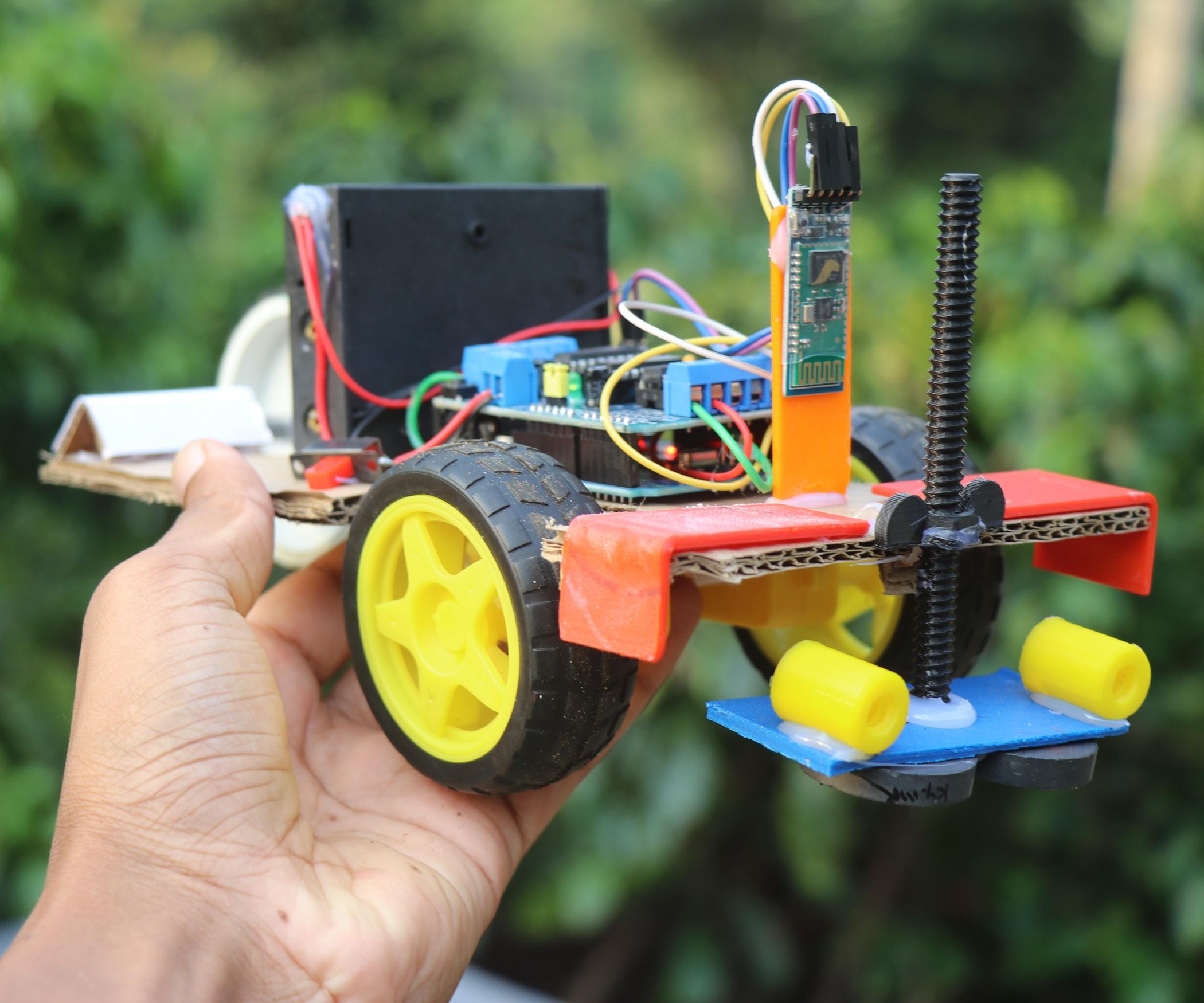 How to Make Metal Collecting Robot Using Arduino Controlled by ...