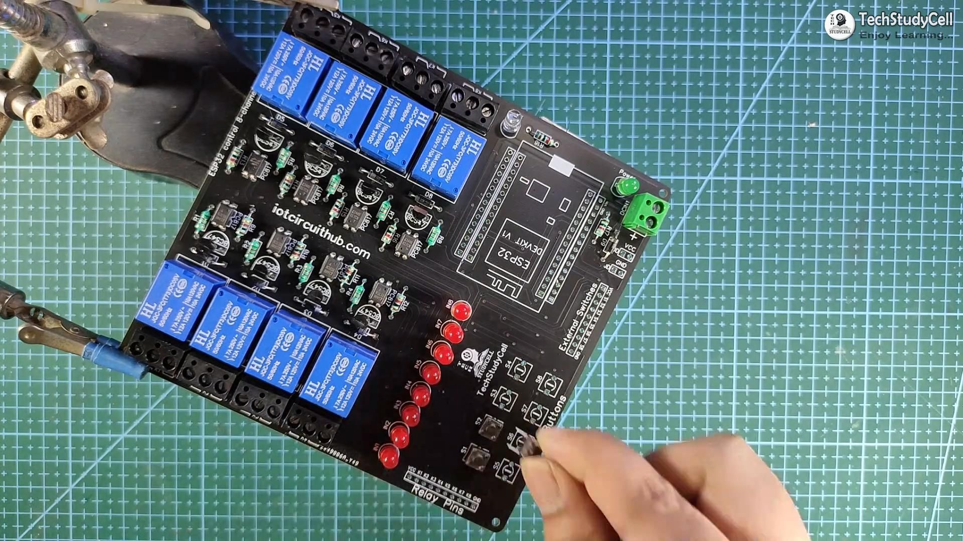 Smart Home Automation Using Blynk & ESP32 IoT Projects | WiFi & Manual ...
