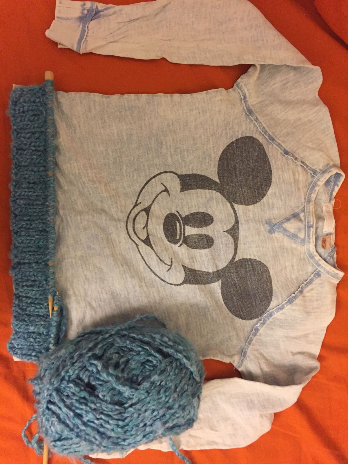 Mickey Mouse Sweater : 4 Steps (with Pictures) - Instructables