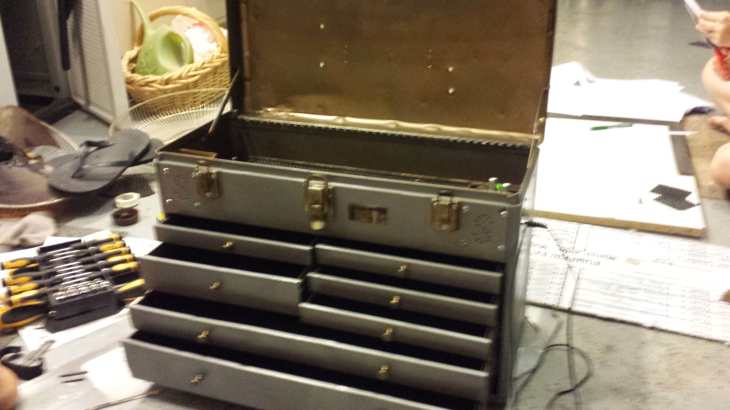 Toolbox Restoration and Retrofit : 6 Steps - Instructables