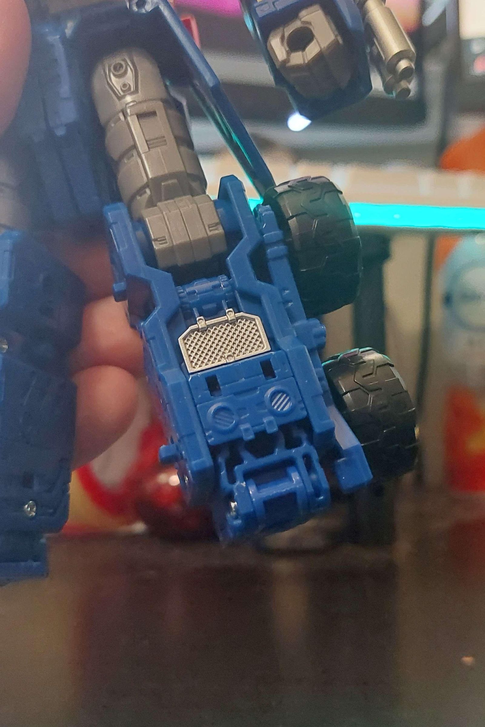 How to Convert Legacy Armada Optimus Prime From Core Robot to Truck and ...