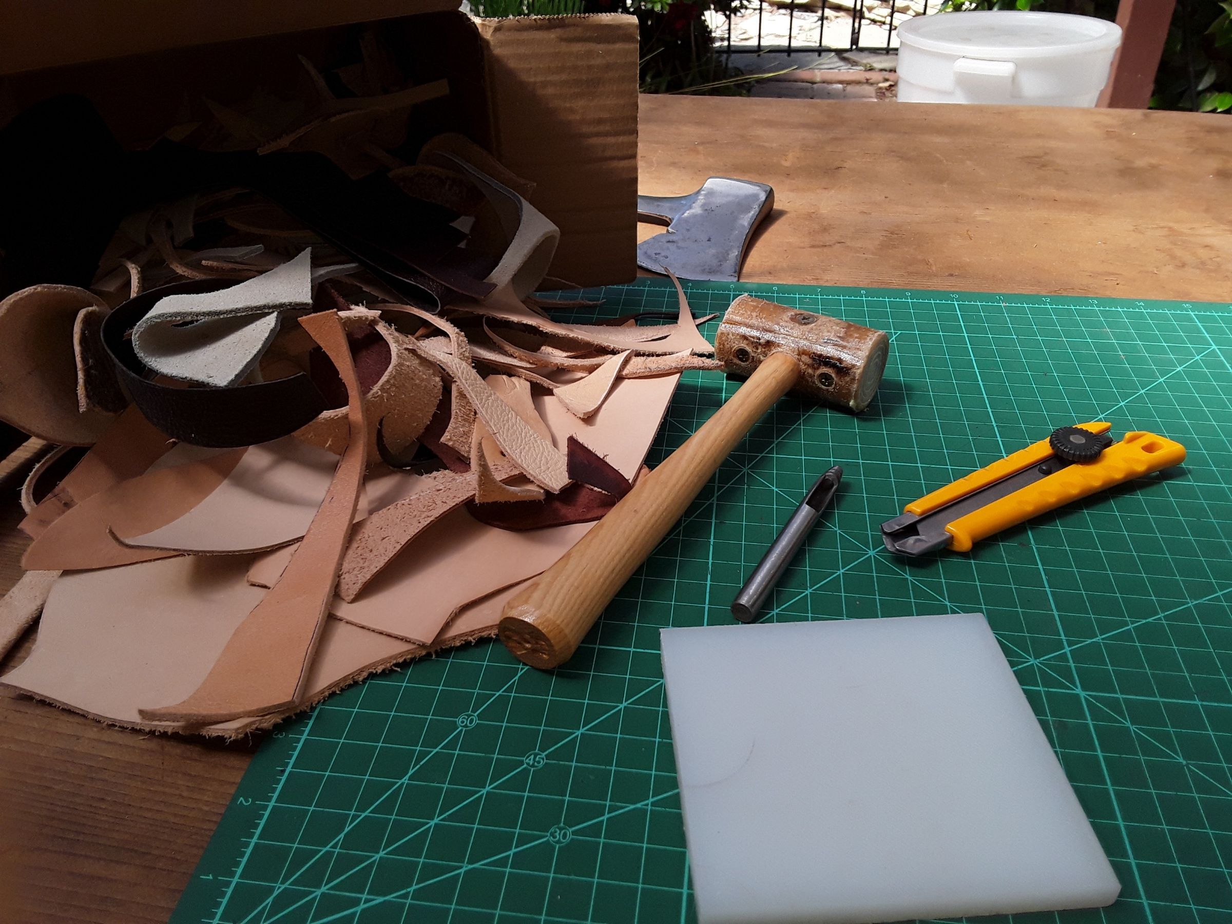 Stacked Leather Handle From Box of Scraps : 3 Steps (with Pictures ...