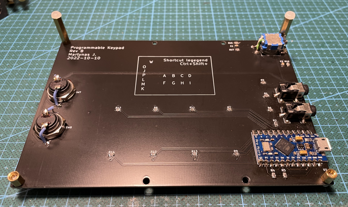 Programmable Keypad Rev B : 4 Steps (with Pictures) - Instructables