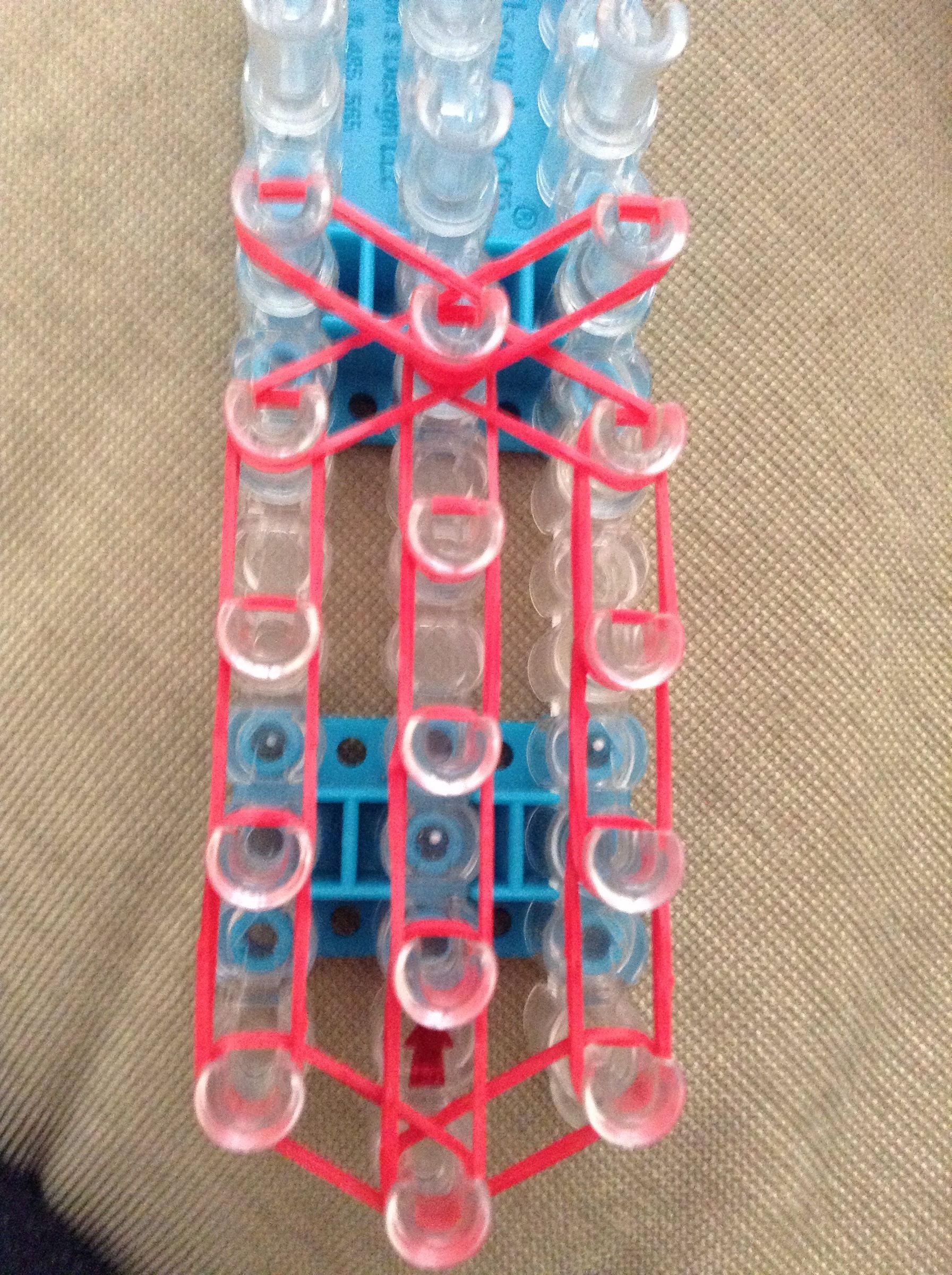 Rainbow Loom Goldfish Charm : 19 Steps (with Pictures) - Instructables