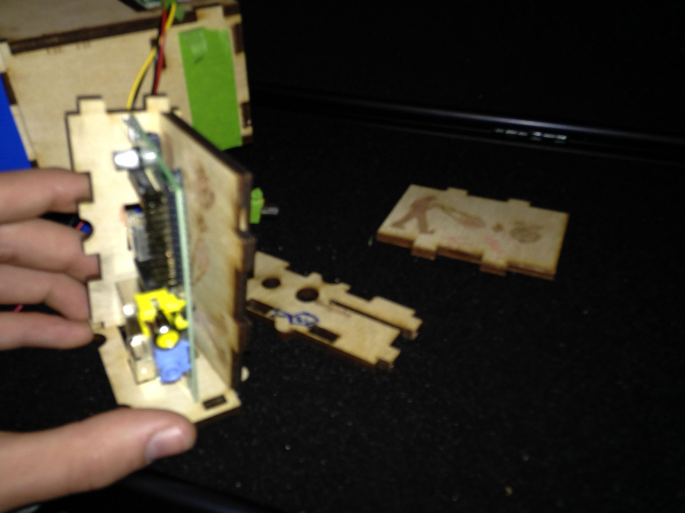 Augment Your Reality With the ITorch Raspberry Pi Flashlight Projector ...