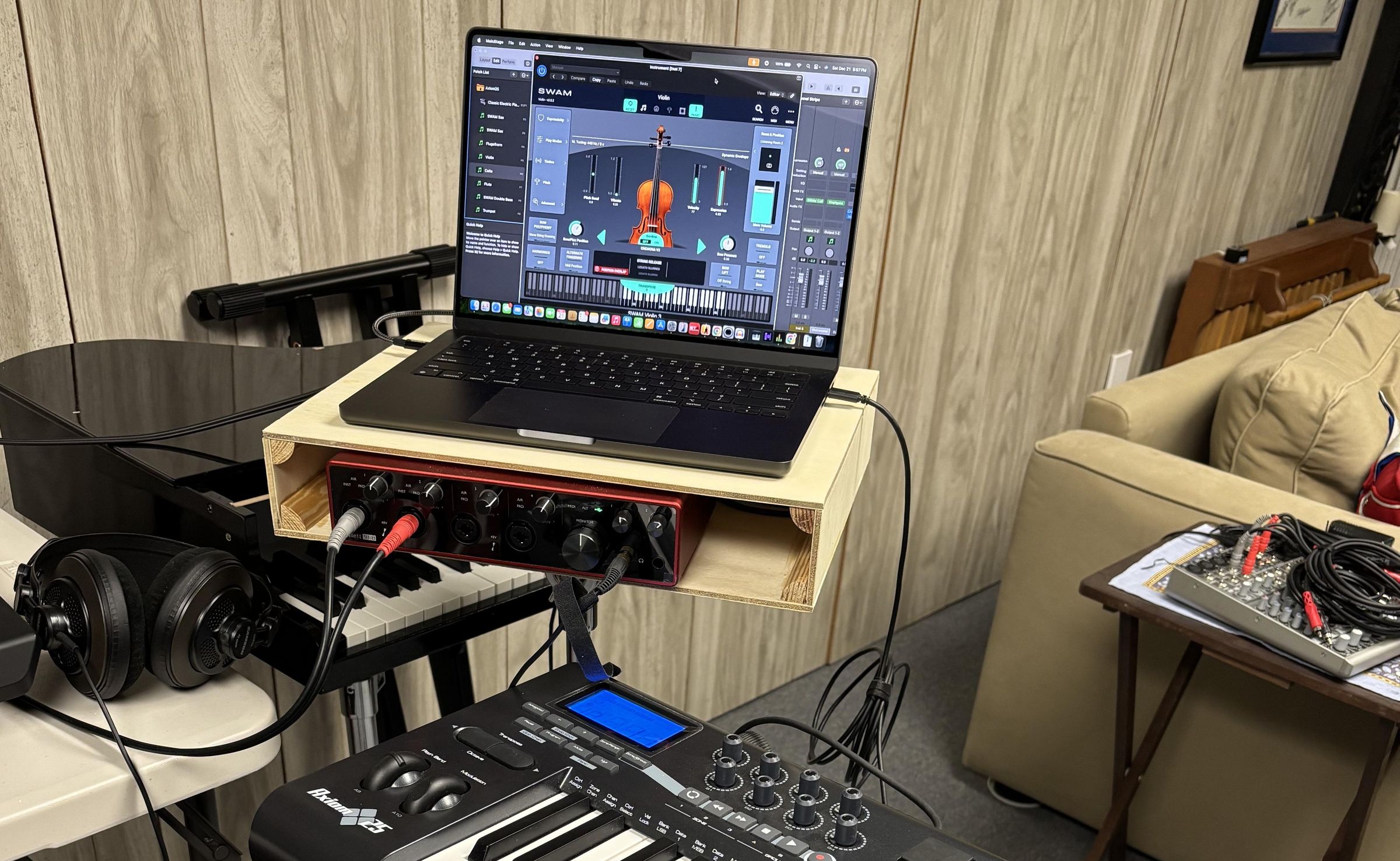 Musician Laptop+Interface Stand : 8 Steps (with Pictures) - Instructables