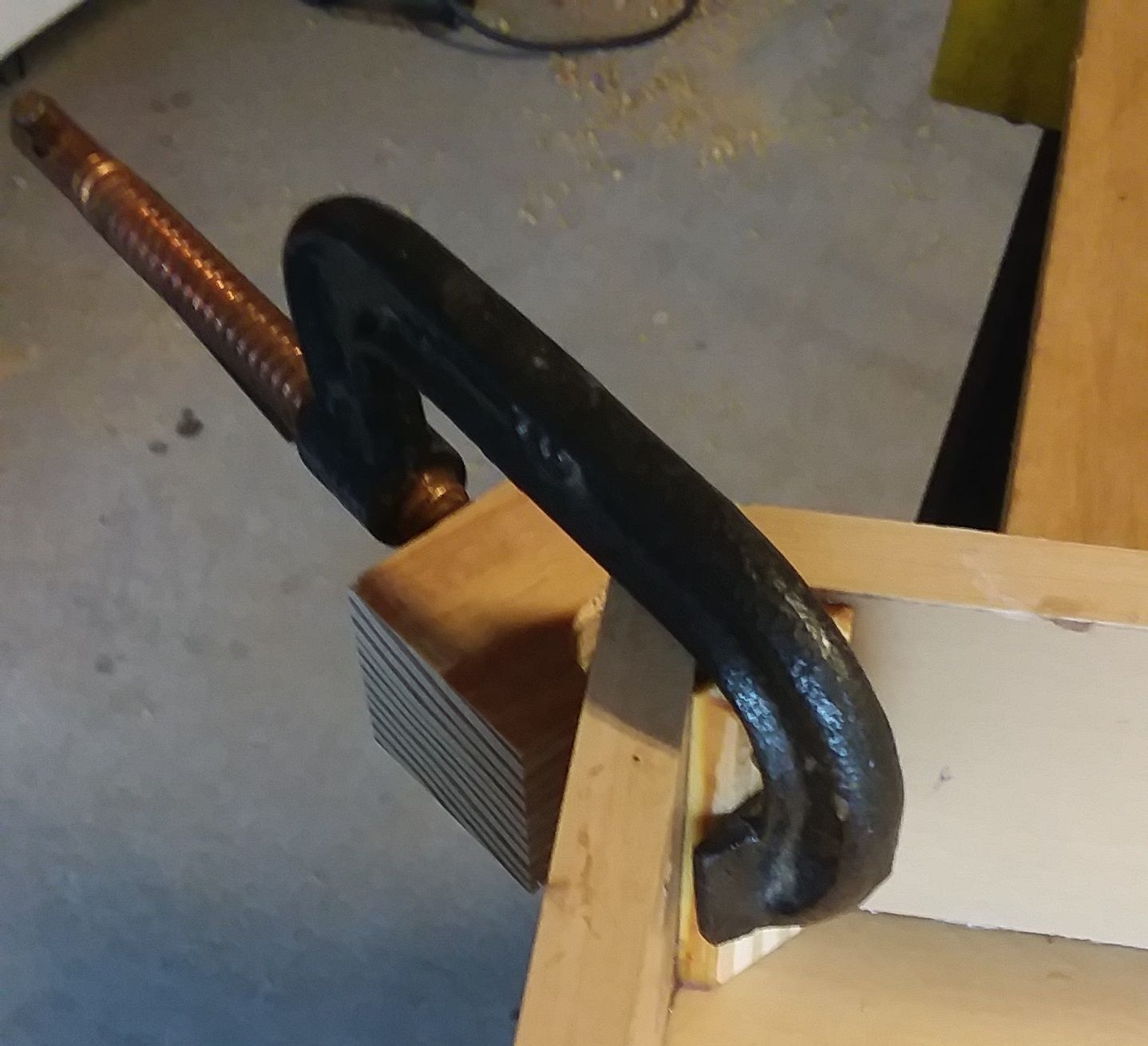Quick and Dirty Corner Clamp Blocks - Instructables