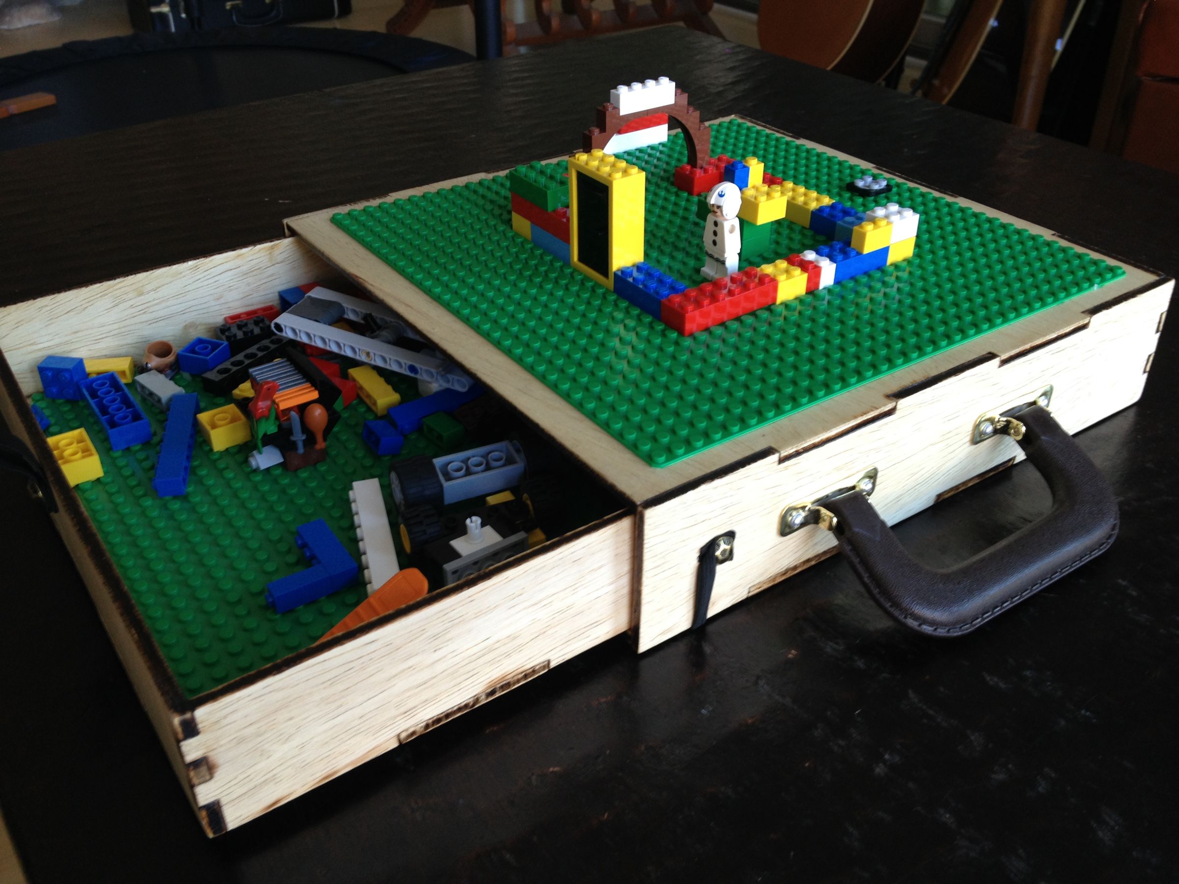 Laser Cut Lego Briefcase : 5 Steps (with Pictures) - Instructables