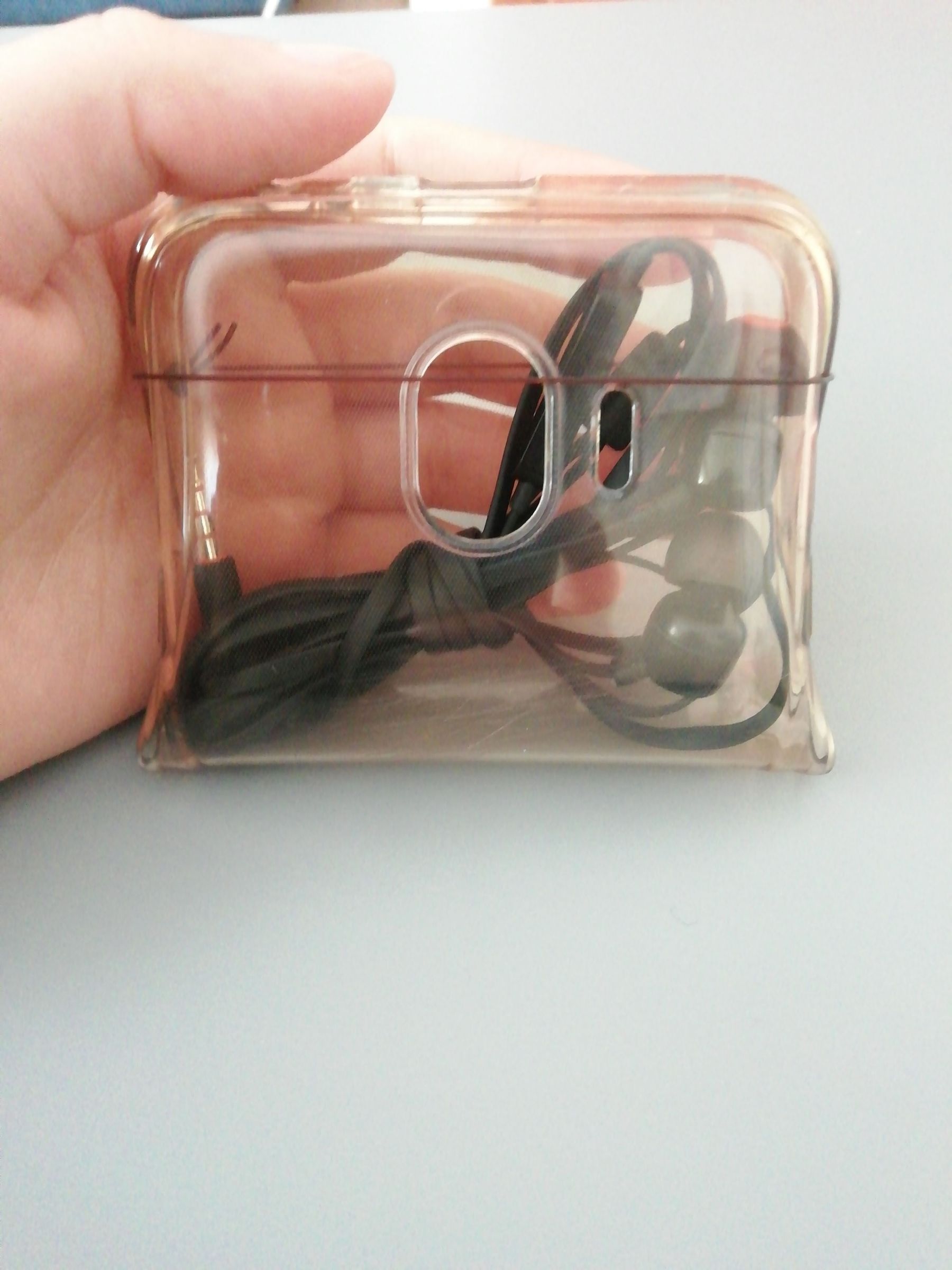 Reuse Your Old Phone Cover : 3 Steps - Instructables