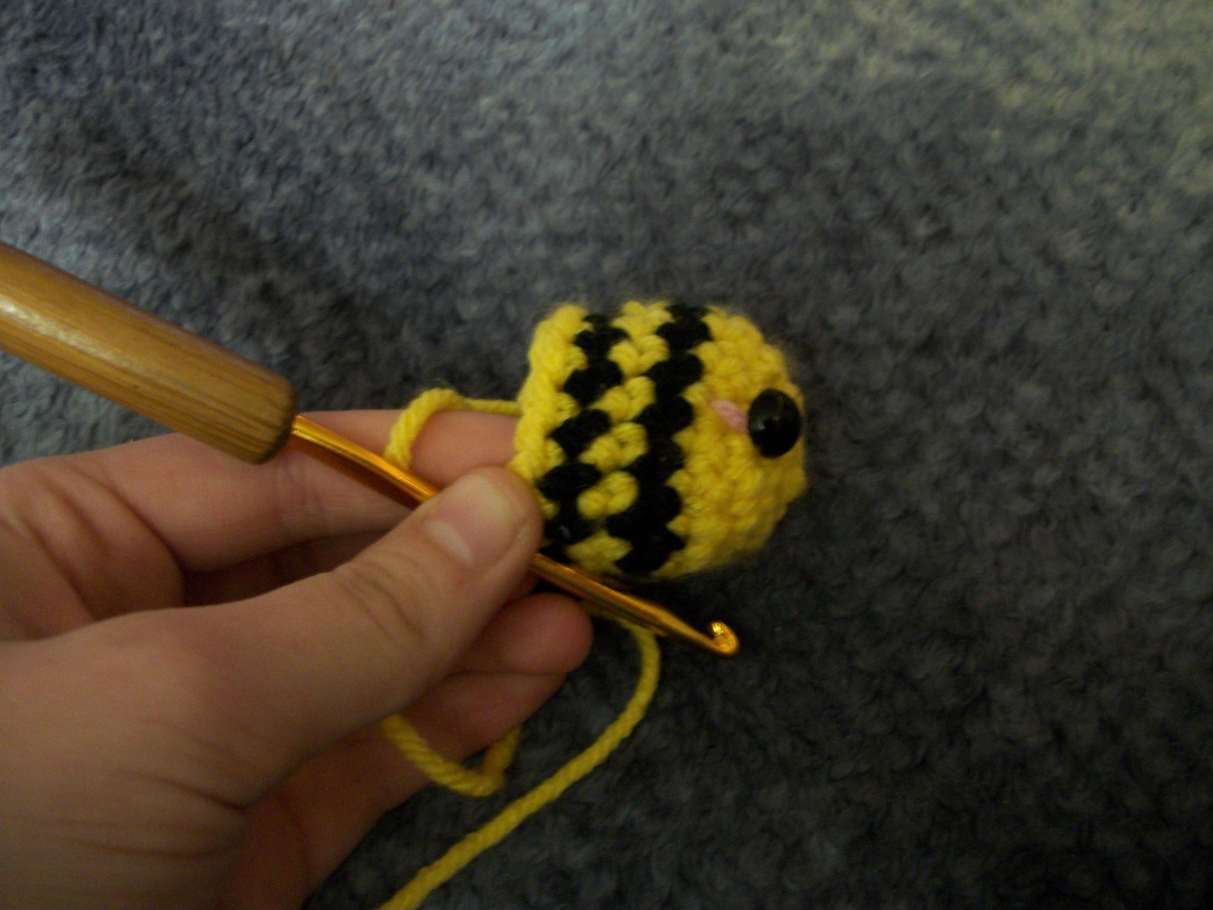 How to Crochet a Bee Keychain : 12 Steps (with Pictures) - Instructables