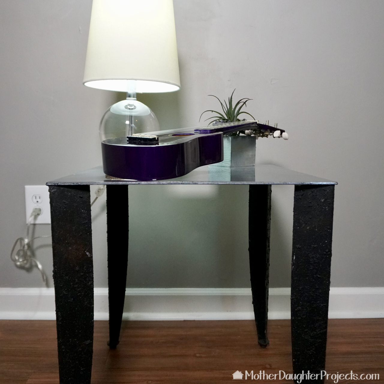 Rusty Modern Thrifted Table : 4 Steps (with Pictures) - Instructables