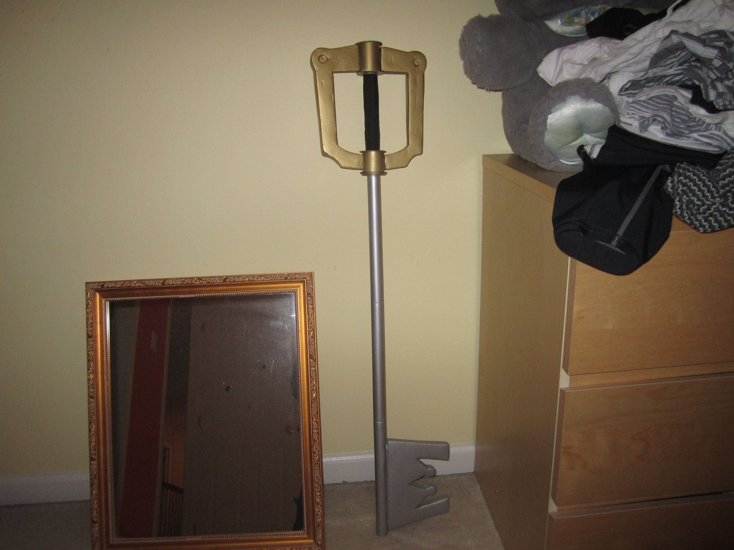 How to Make a Keyblade From Kingdom Hearts ( Cheap ) : 12 Steps (with ...