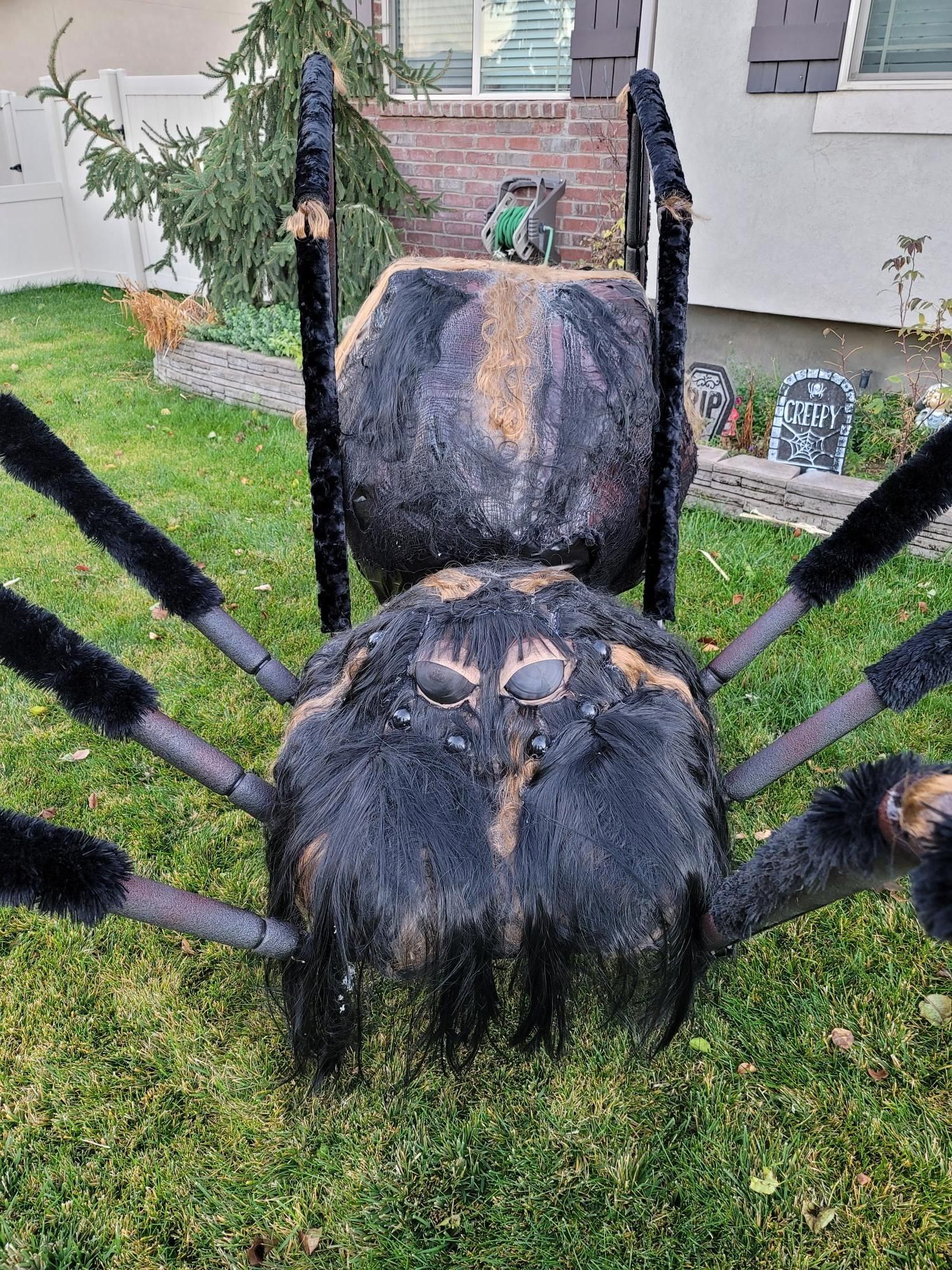 GIANT Realistic Halloween Spider Decoration : 7 Steps (with Pictures ...