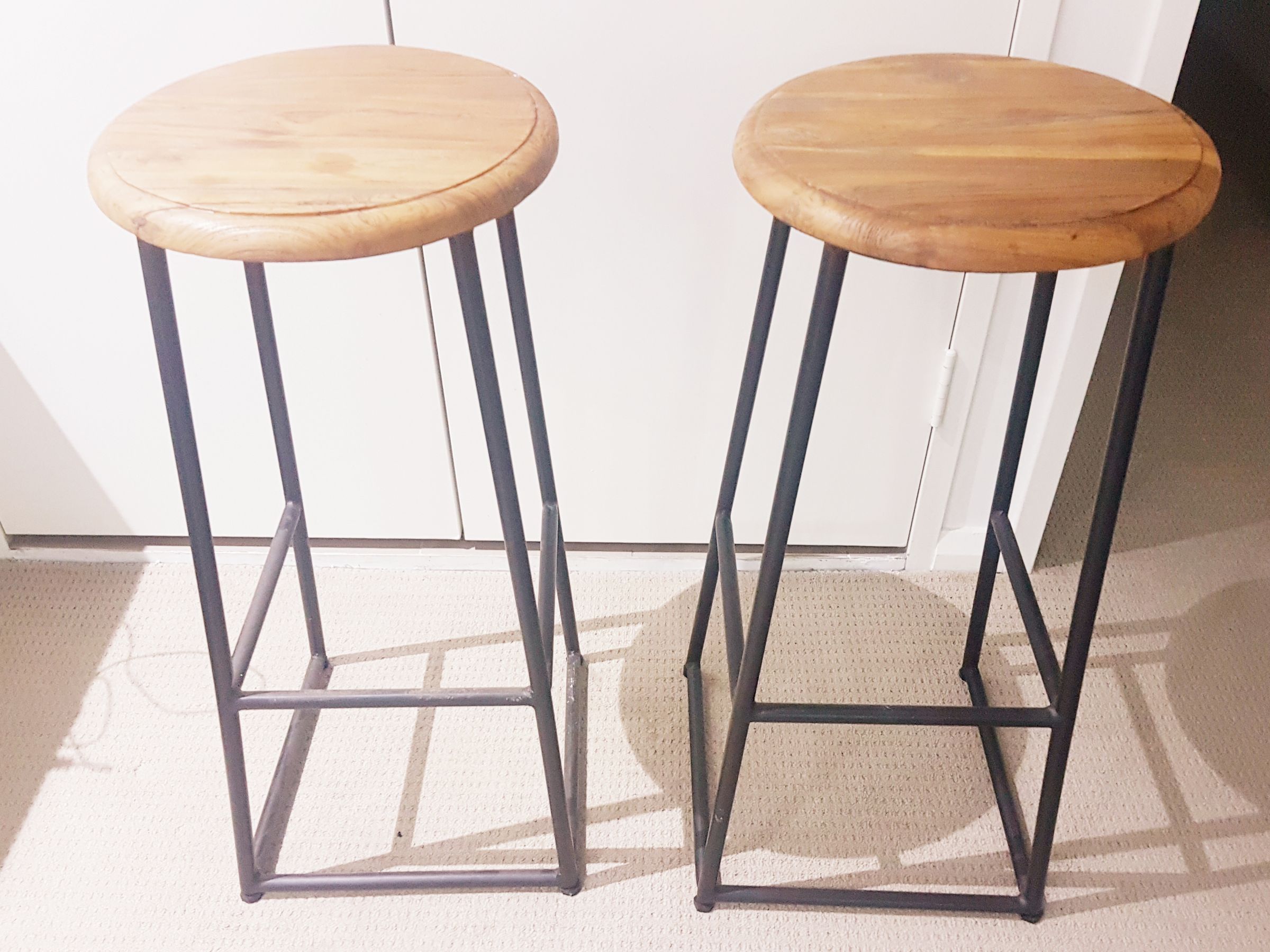 Sassy Bar Stools : 7 Steps - Instructables
