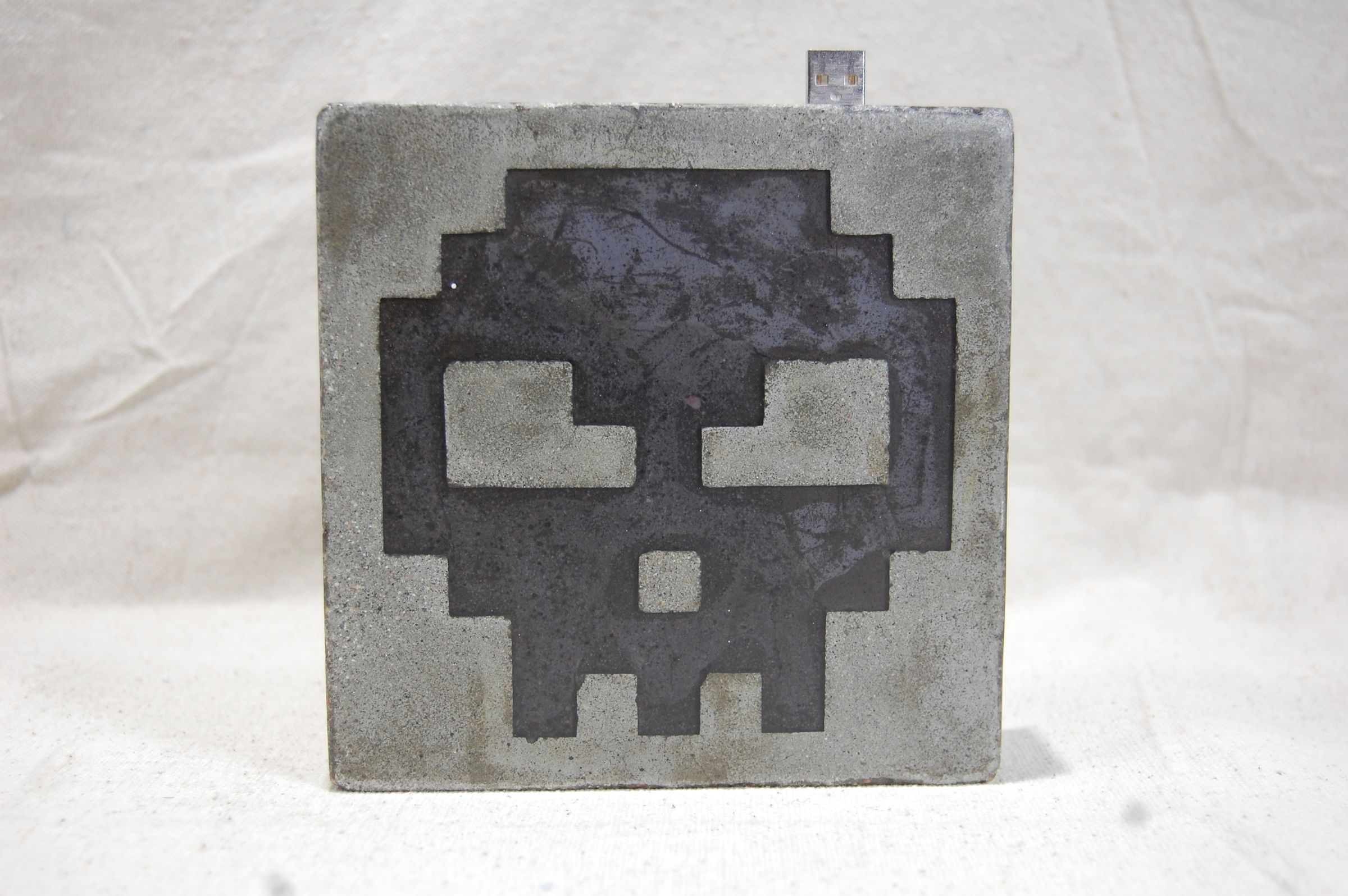 The 8-Bit Skull Concrete USB Hub : 11 Steps (with Pictures) - Instructables