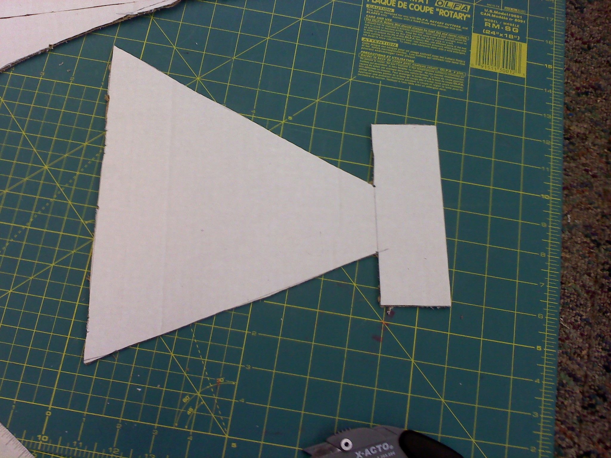 Cardboard "Dory" Costume From Finding Nemo : 8 Steps - Instructables