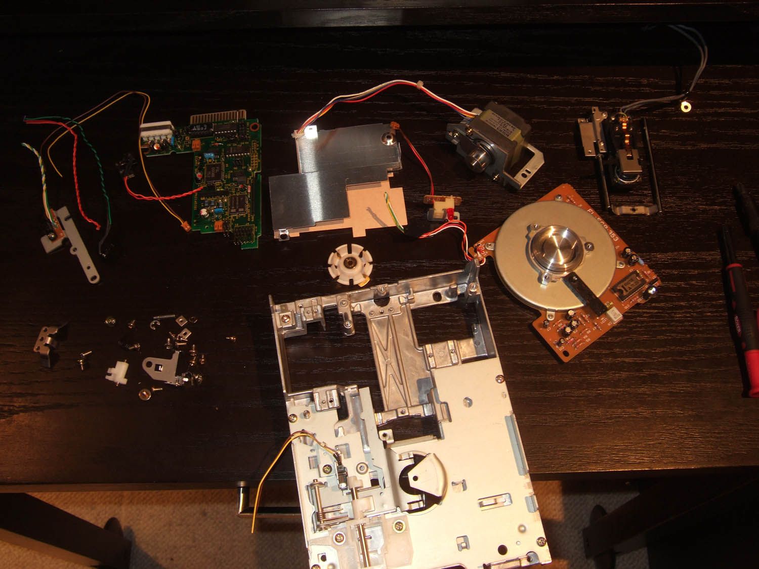 Apple Floppy Amp : 8 Steps (with Pictures) - Instructables