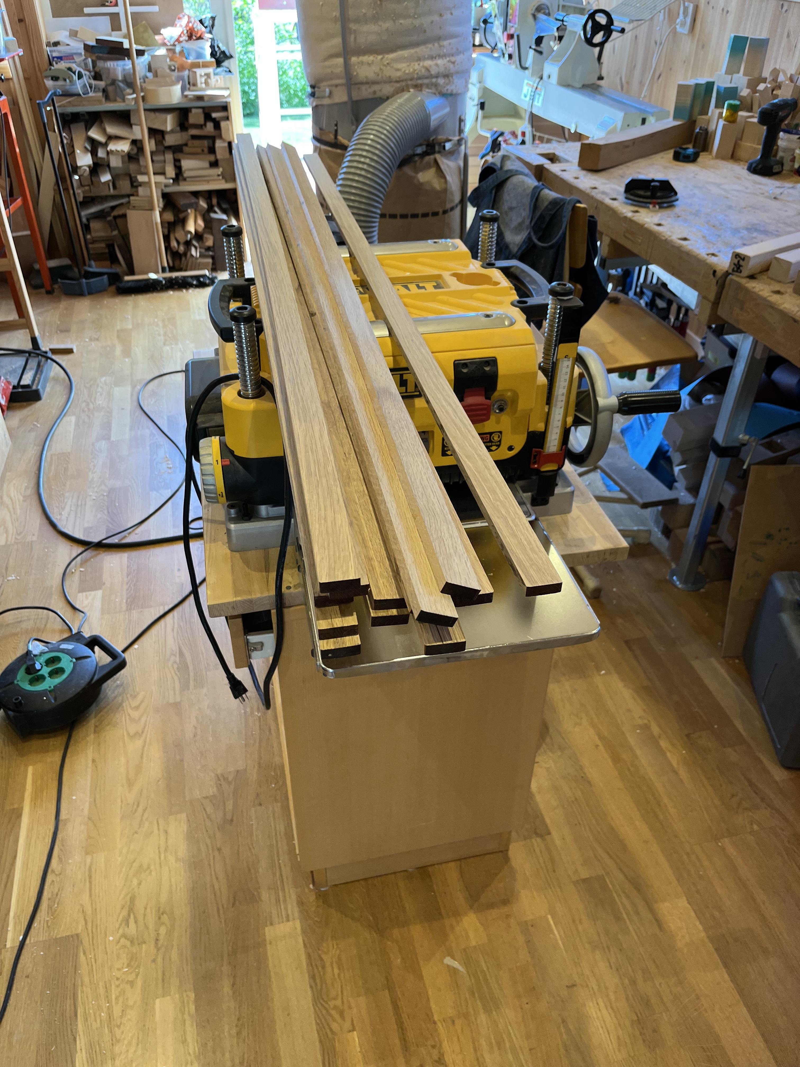 Circular Table Re-Design (Three to Single Leg) : 8 Steps (with Pictures ...