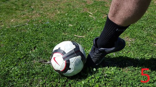 How to Properly Shoot a Soccer Ball : 5 Steps (with Pictures ...