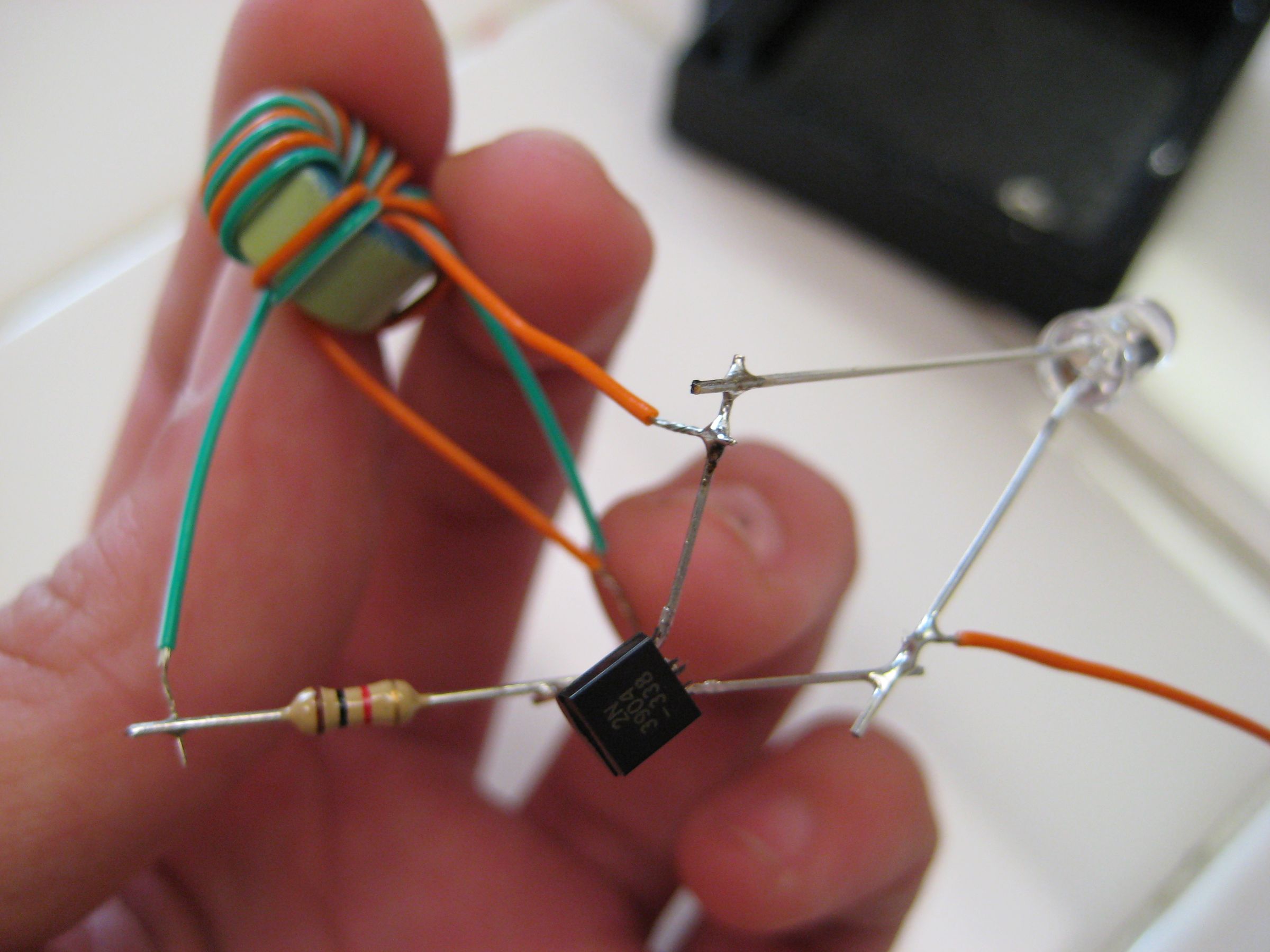 Make a Joule Thief : 4 Steps (with Pictures) - Instructables