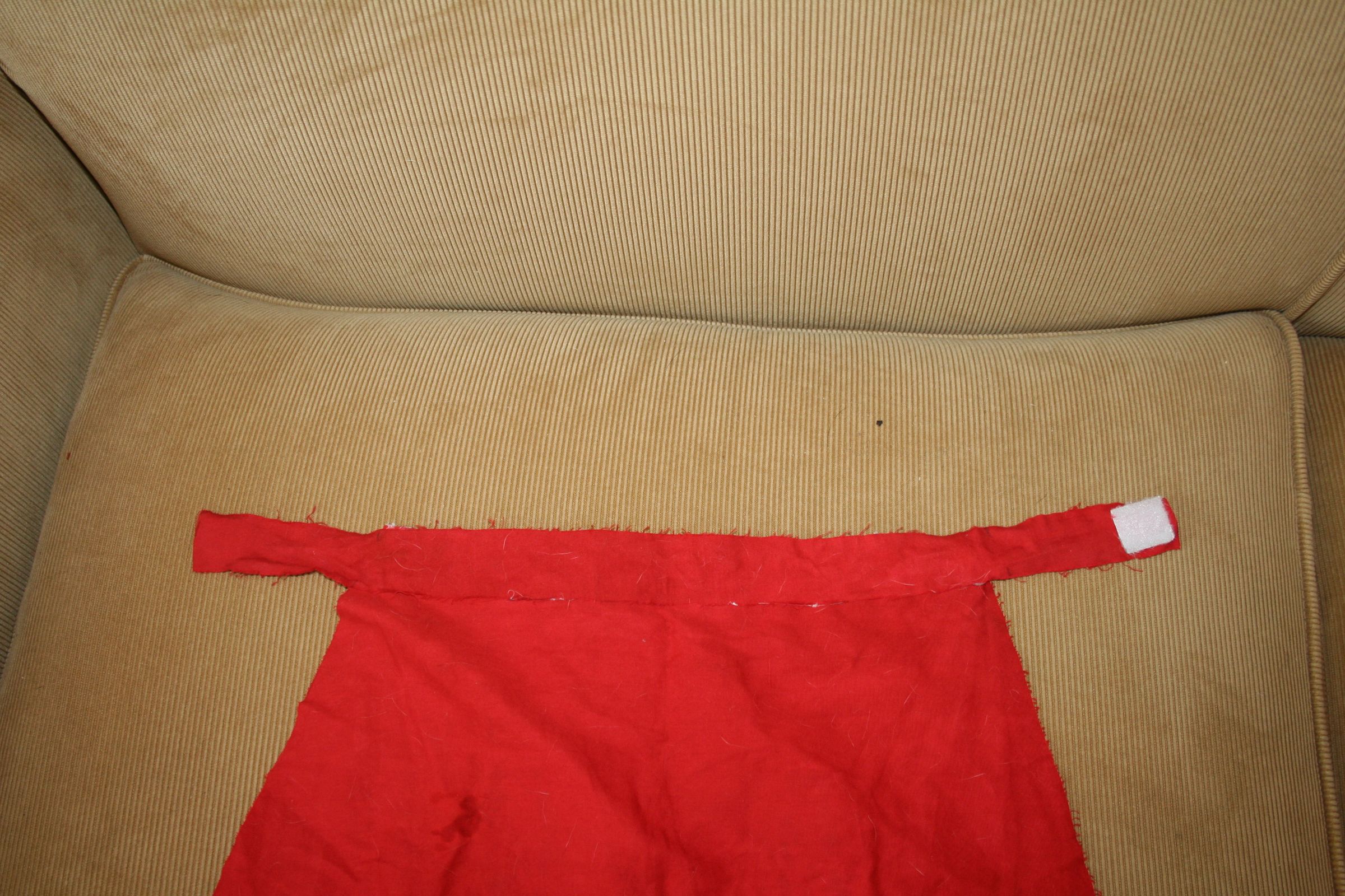 Underdog Cape for Your Dog!! : 6 Steps - Instructables