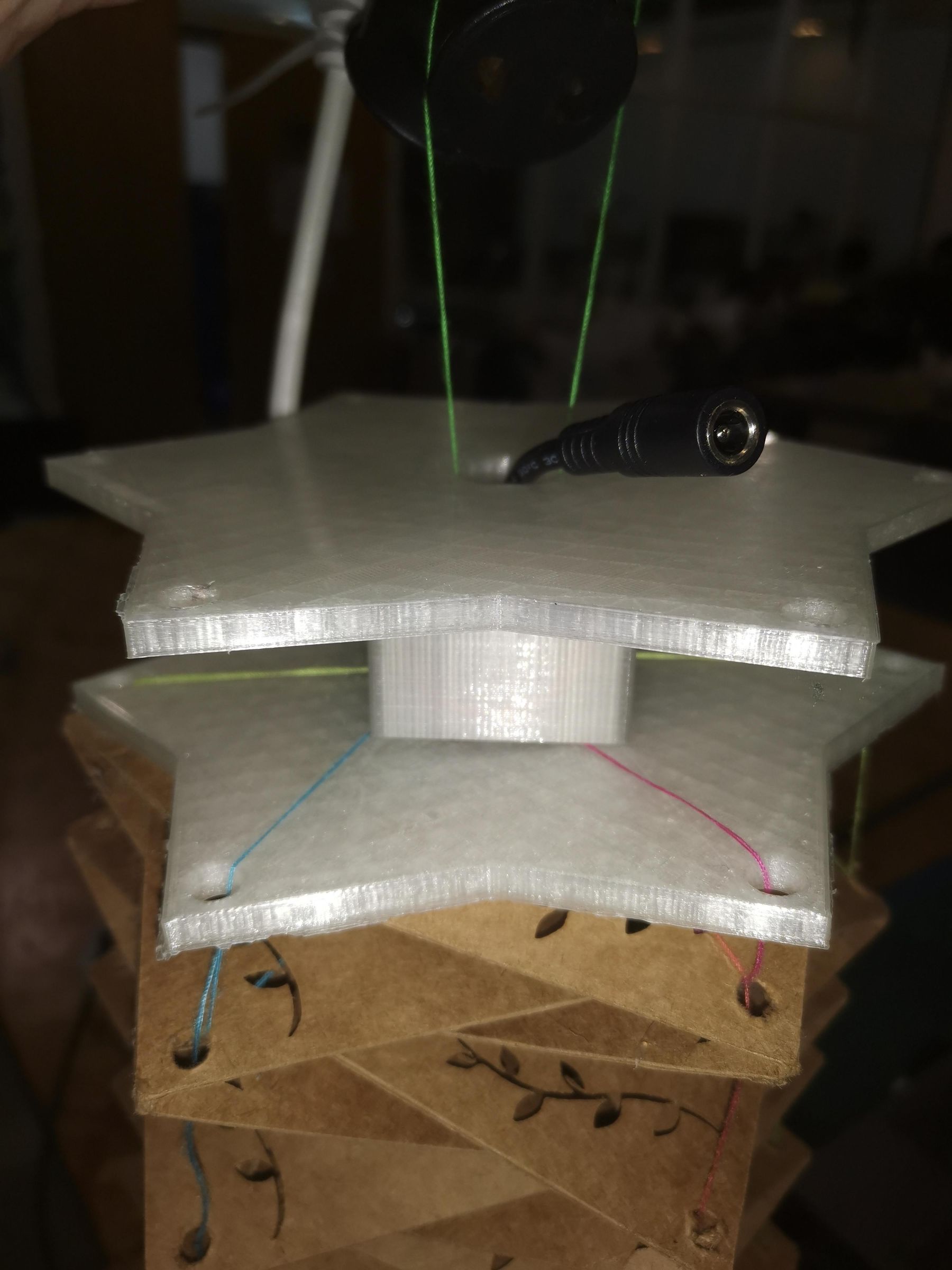 Hanging Foldable Lampshade! : 8 Steps (with Pictures) - Instructables