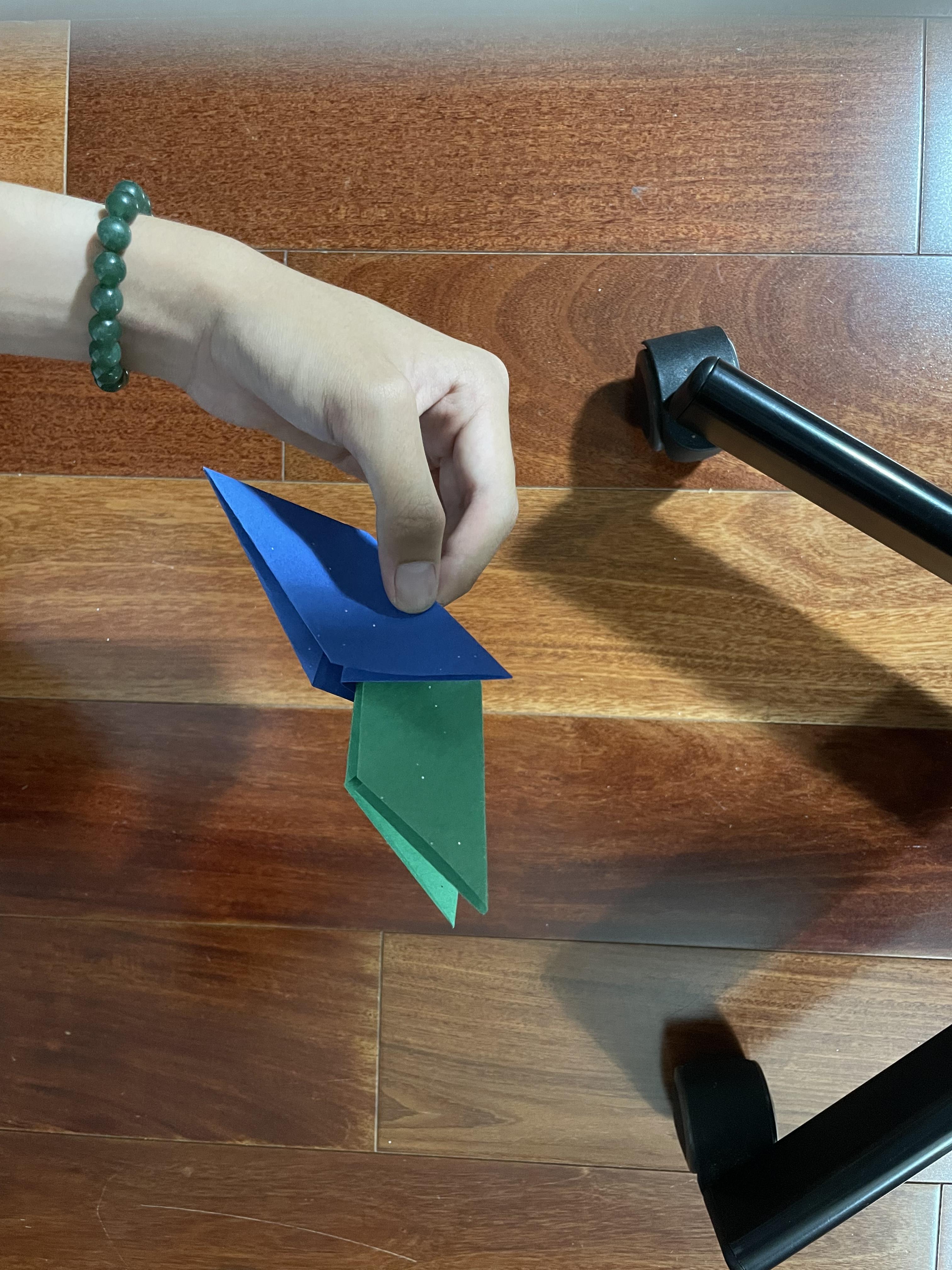 How to Make a Paper Frisbee That Turns Into a Star : 10 Steps ...