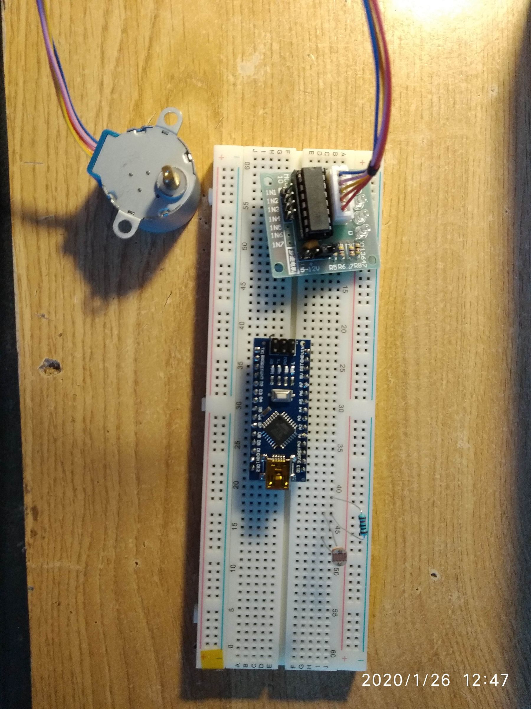 Chicken Door (arduino) : 3 Steps - Instructables