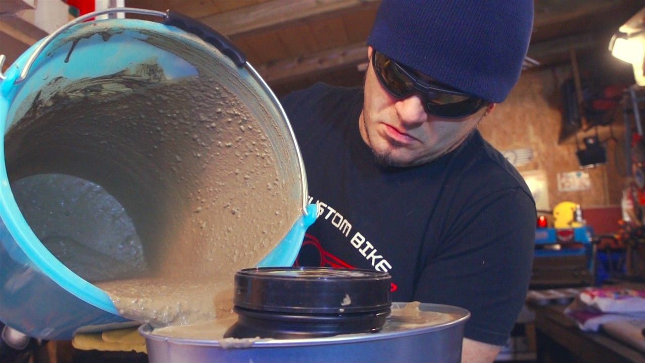 Homemade DIY Metal Foundry - How to Melt Aluminum and Create a ...