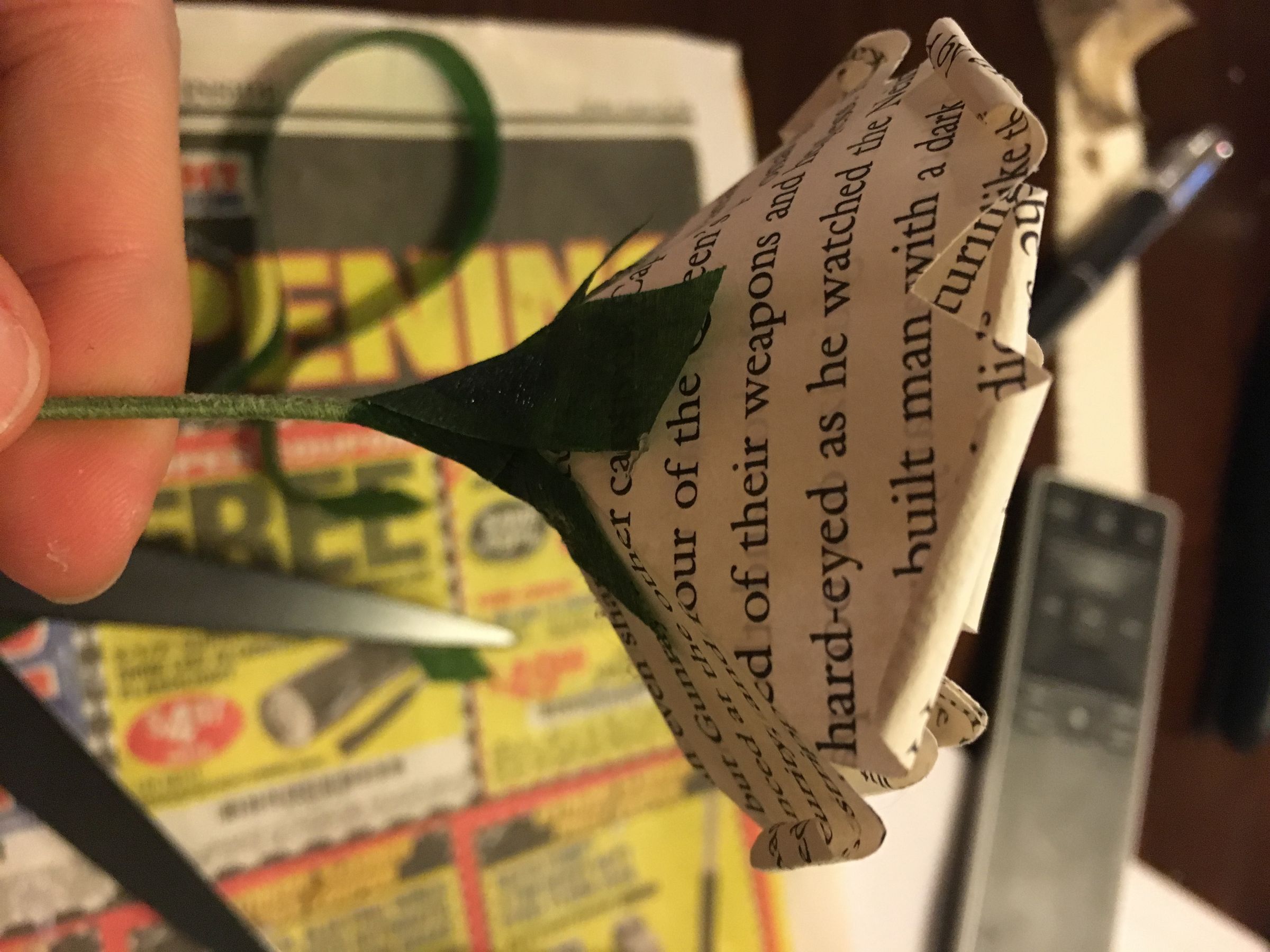 How to Make Book Page Flowers : 7 Steps (with Pictures) - Instructables
