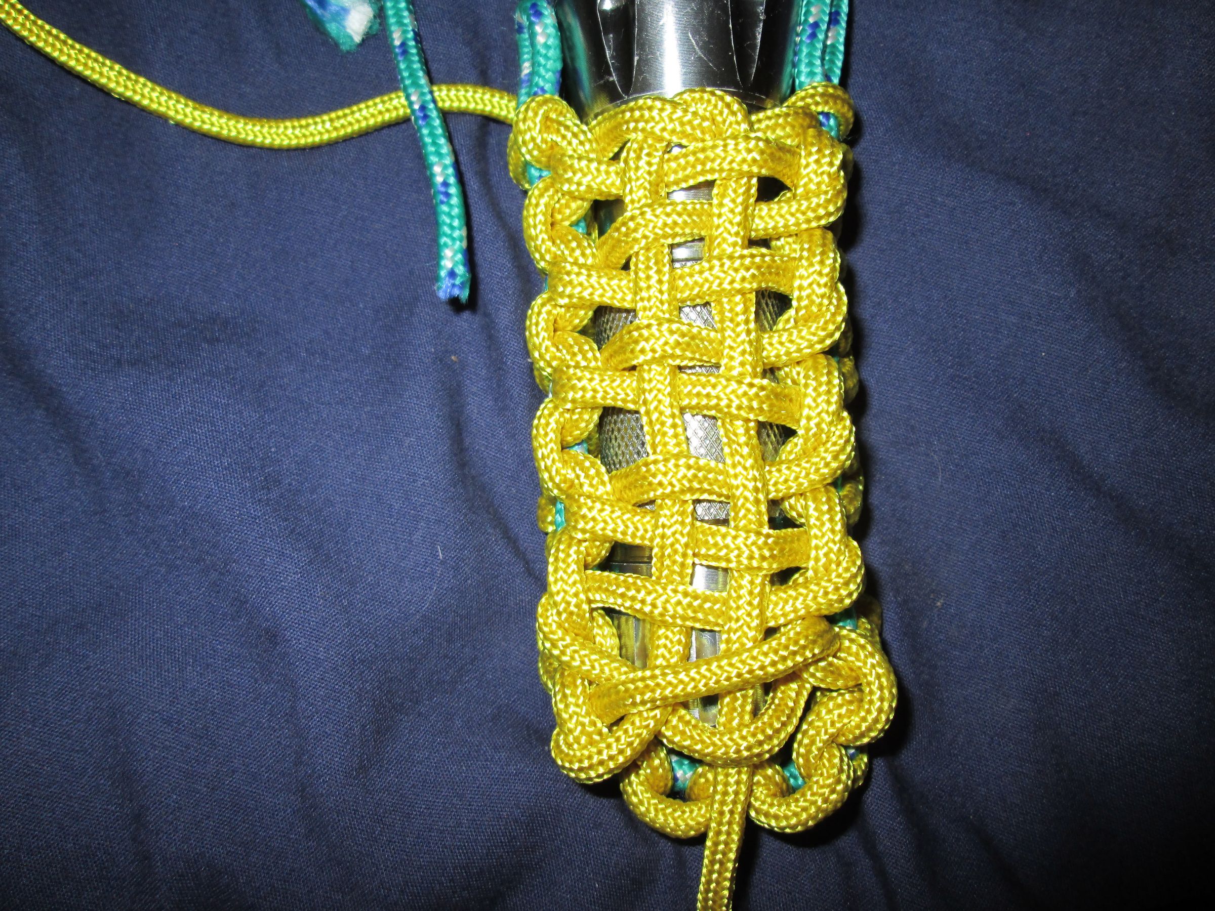 Paracord Flashlight Holster : 7 Steps - Instructables