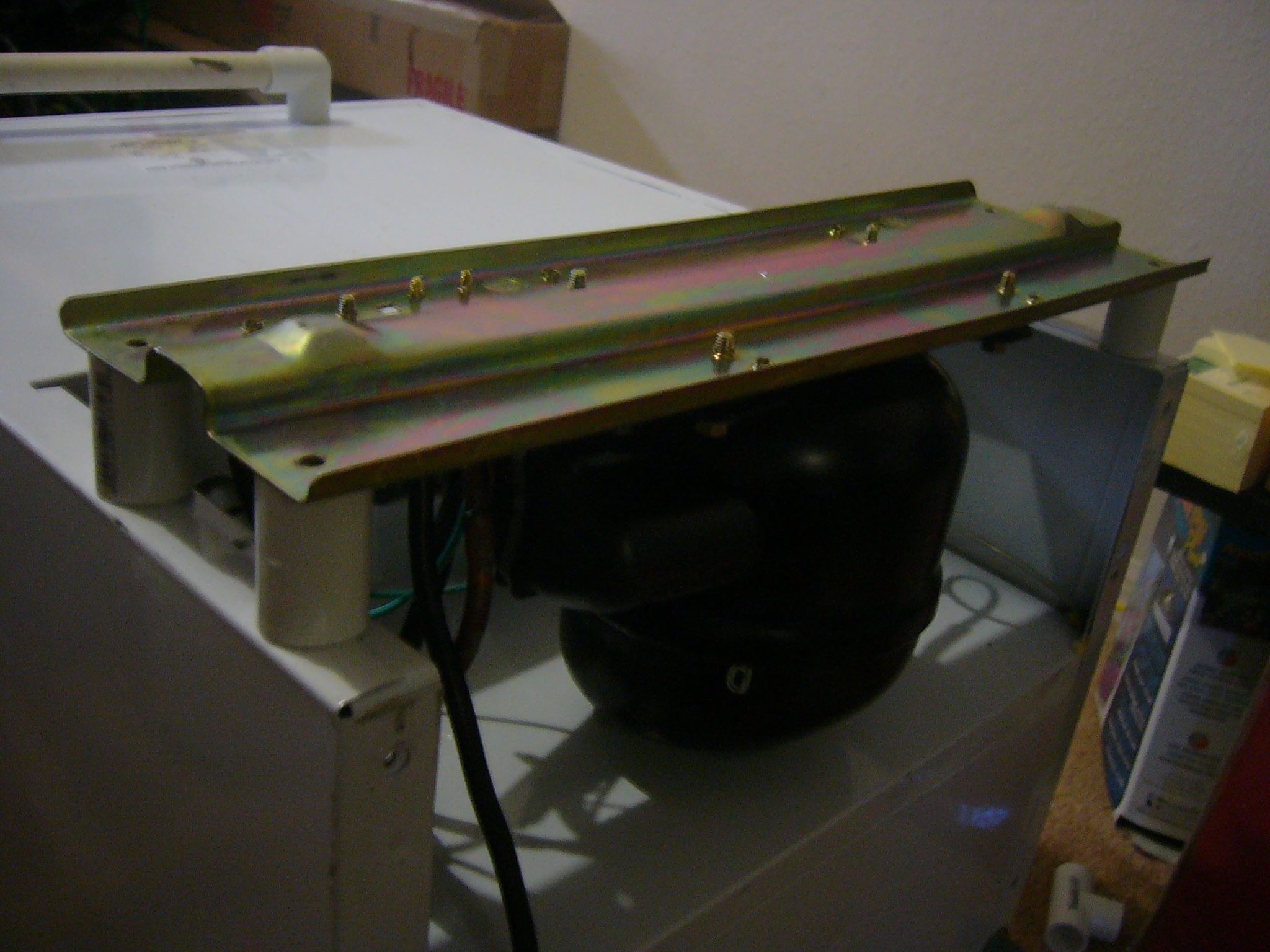 How to Convert a Mini Fridge to a Chest Refrigerator : 6 Steps (with ...