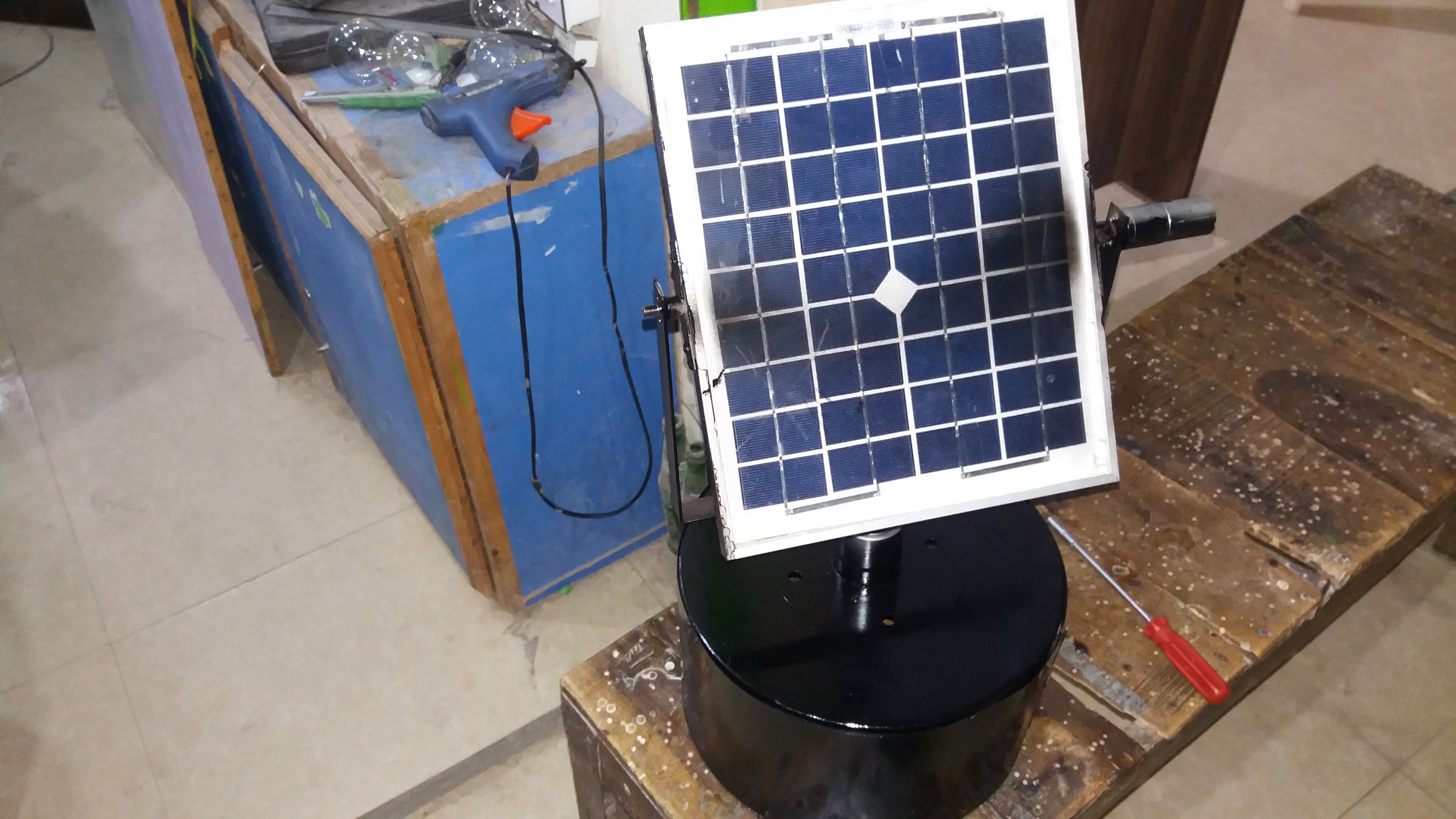 Dual Axis Solar Tracker - Instructables