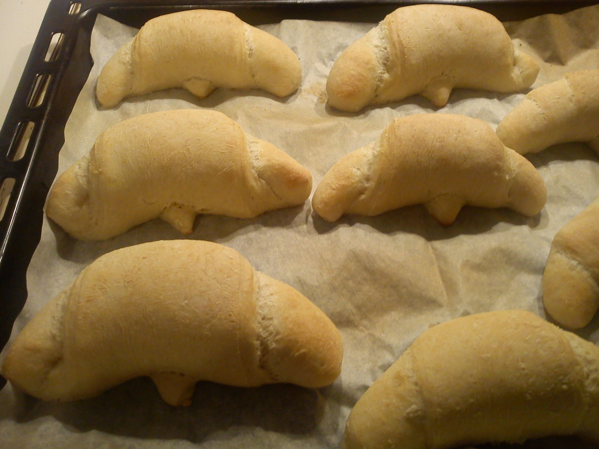 How to Make Delicious Horns! : 10 Steps - Instructables